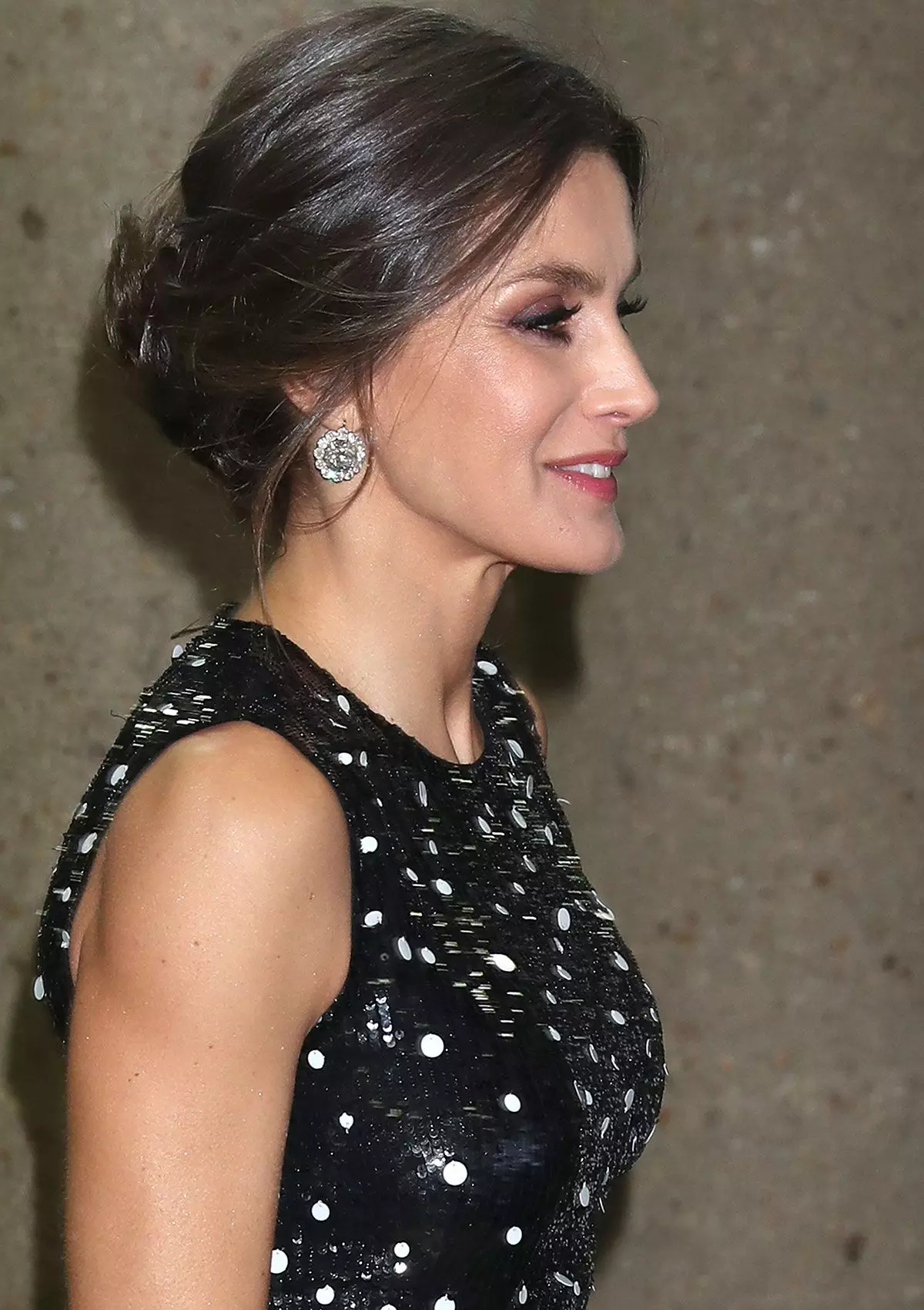 เราวิเคราะห์รูปลักษณ์ของ Queen Letizia ที่งานประกาศรางวัล Marino de Cavia