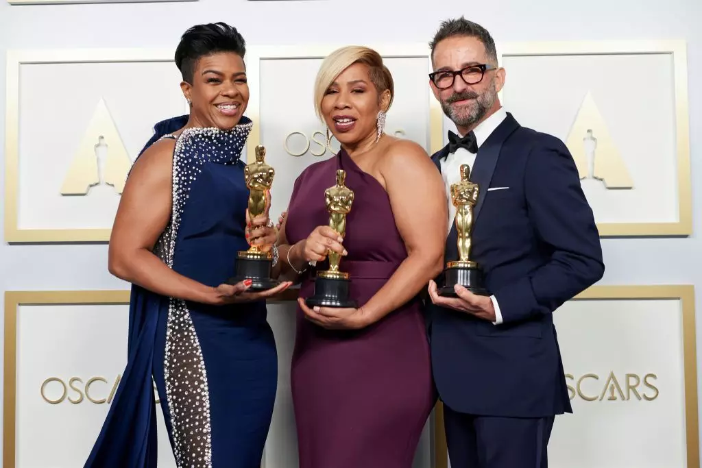 mia neal, jamika wilson u sergio lopez rivera oscar 2021