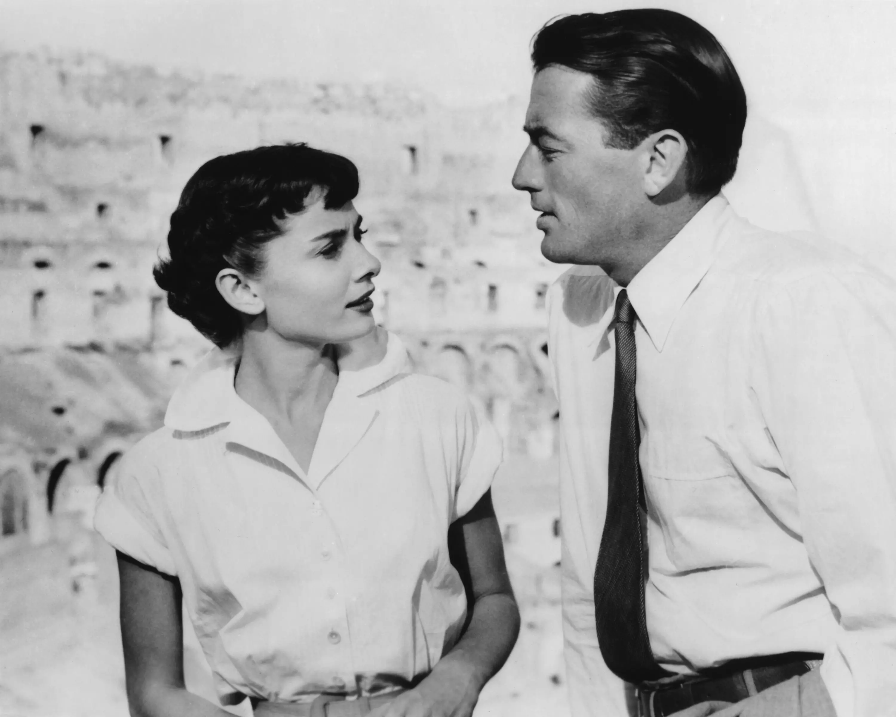 Gregory Peck sy Audrey Hepburn amin'ny fialantsasatra romana