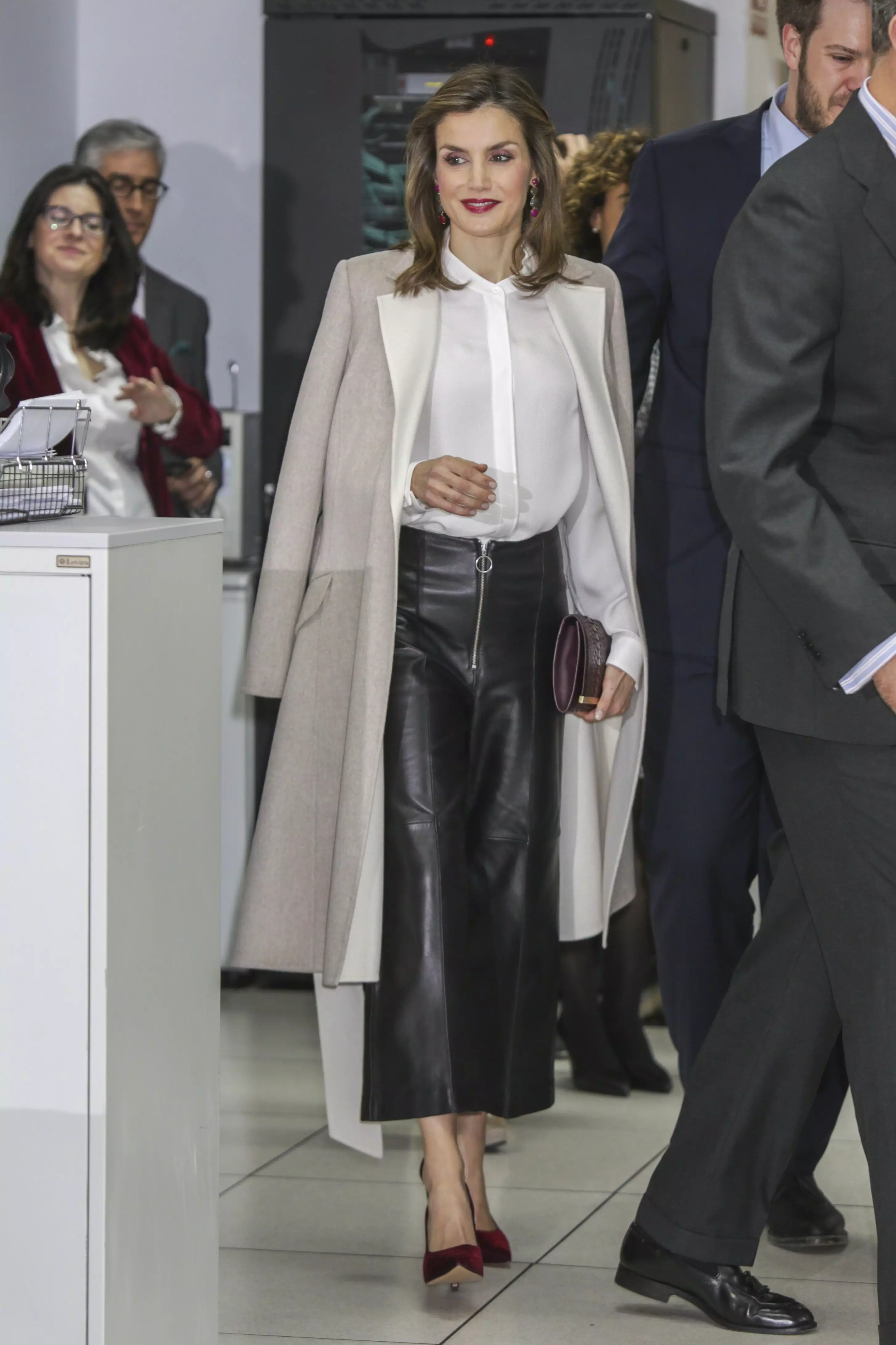 letizia a la visita al grup editorial zeta