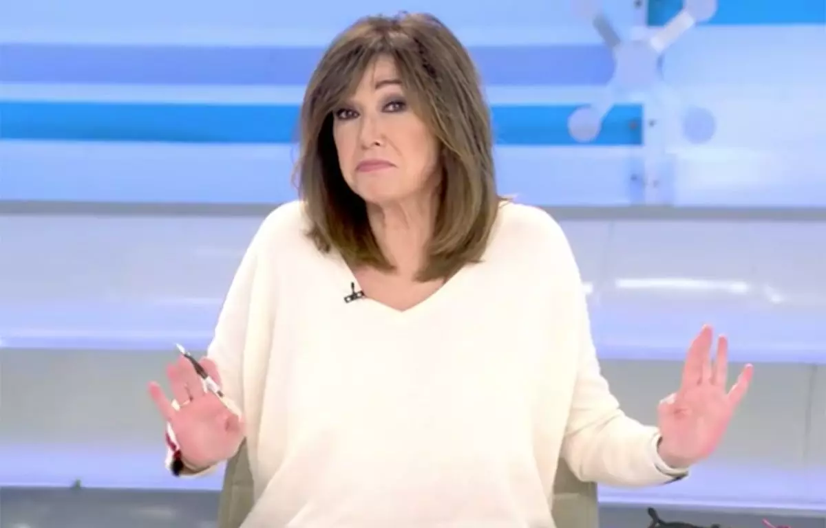 אנה רוזה קינטנה נוזפת בלורה מדרוניו בשידור חי