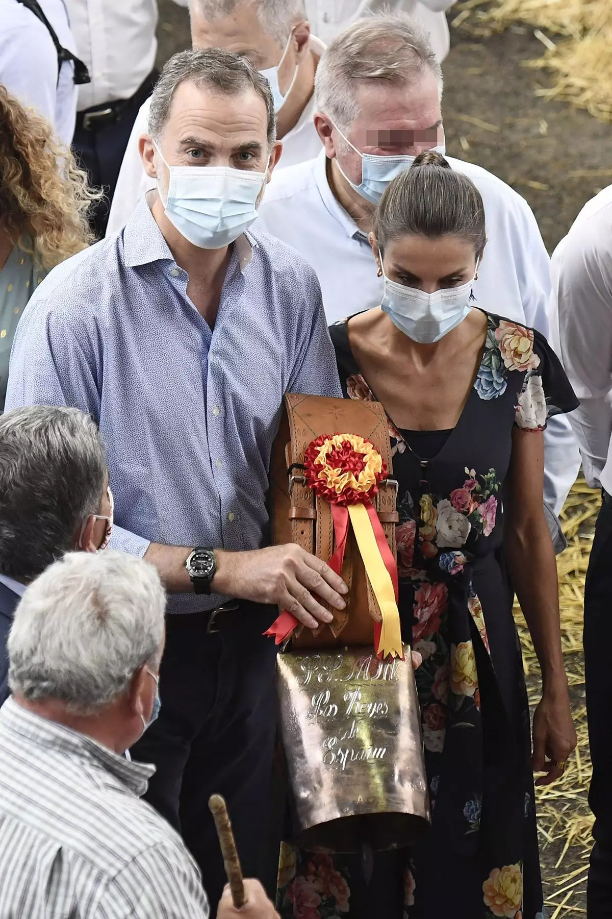 felipe og letizia på torrelavega storfemarkedet under deres besøk i Cantabria 29. juli 2020