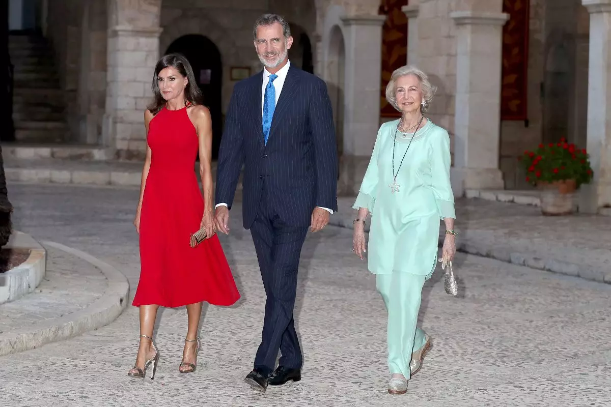 doña sofía acompaña a recepción de reis mallorca