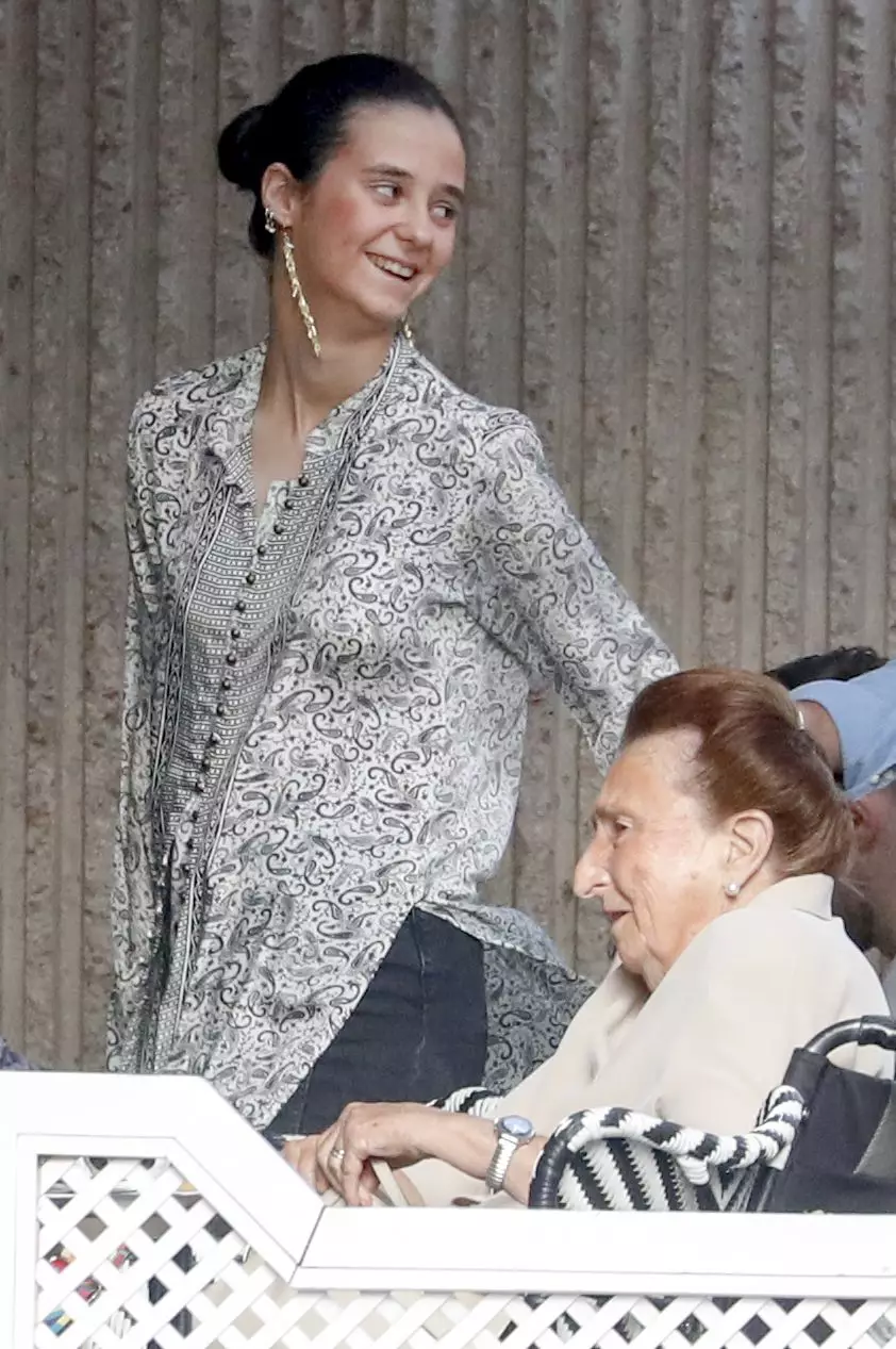 victoria federica en jorge bárcenas foar lunch mei de infanta margarita