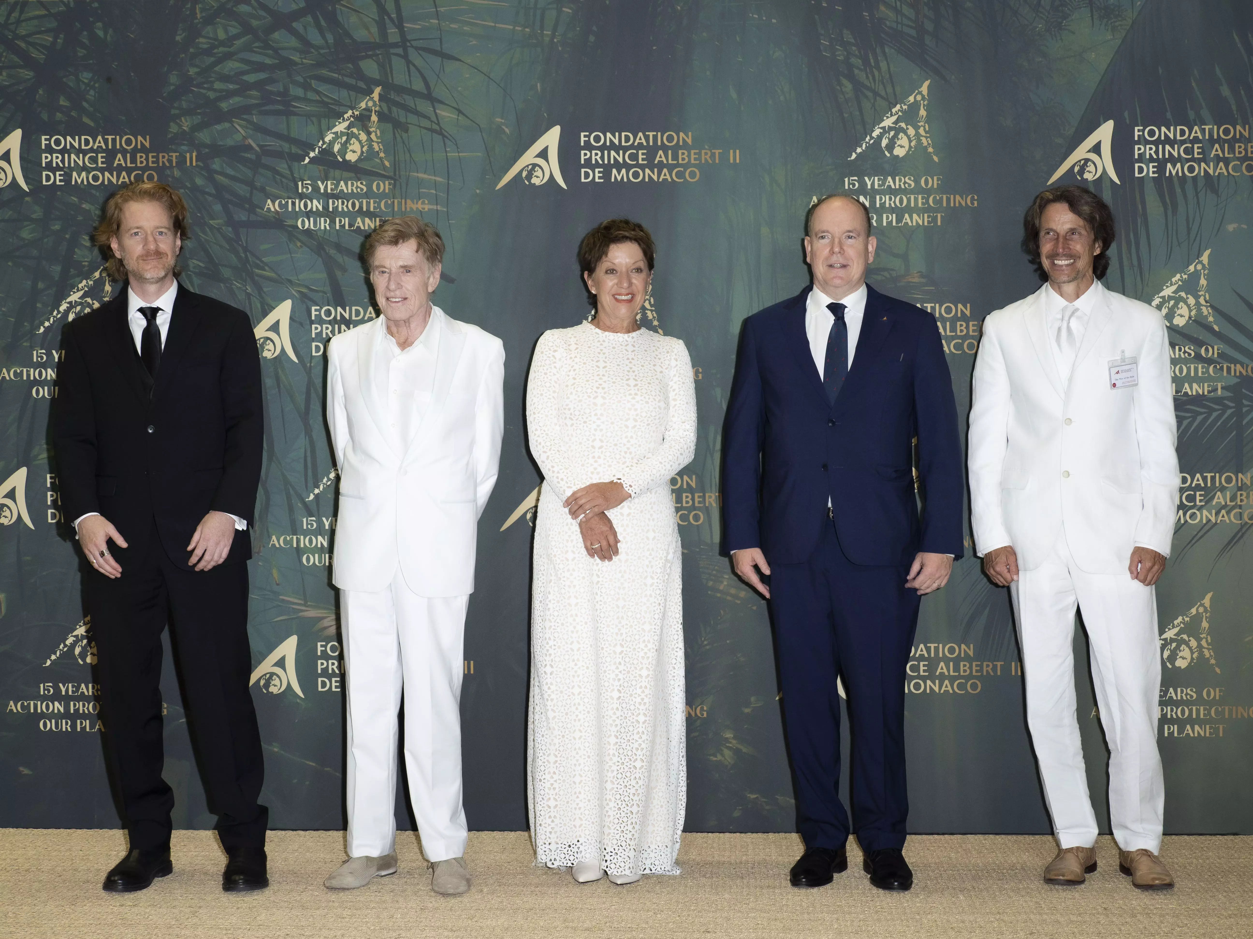 robert redford, sibylle szaggars og prins albert við verðlaunaafhendingu fyrir Prince albert stofnun Mónakó