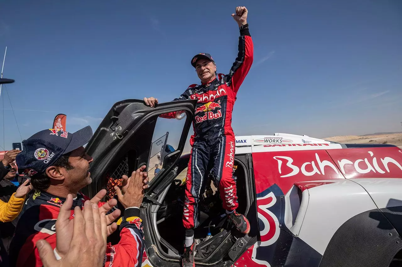 u-carlos sainz owinile we-dakar rally