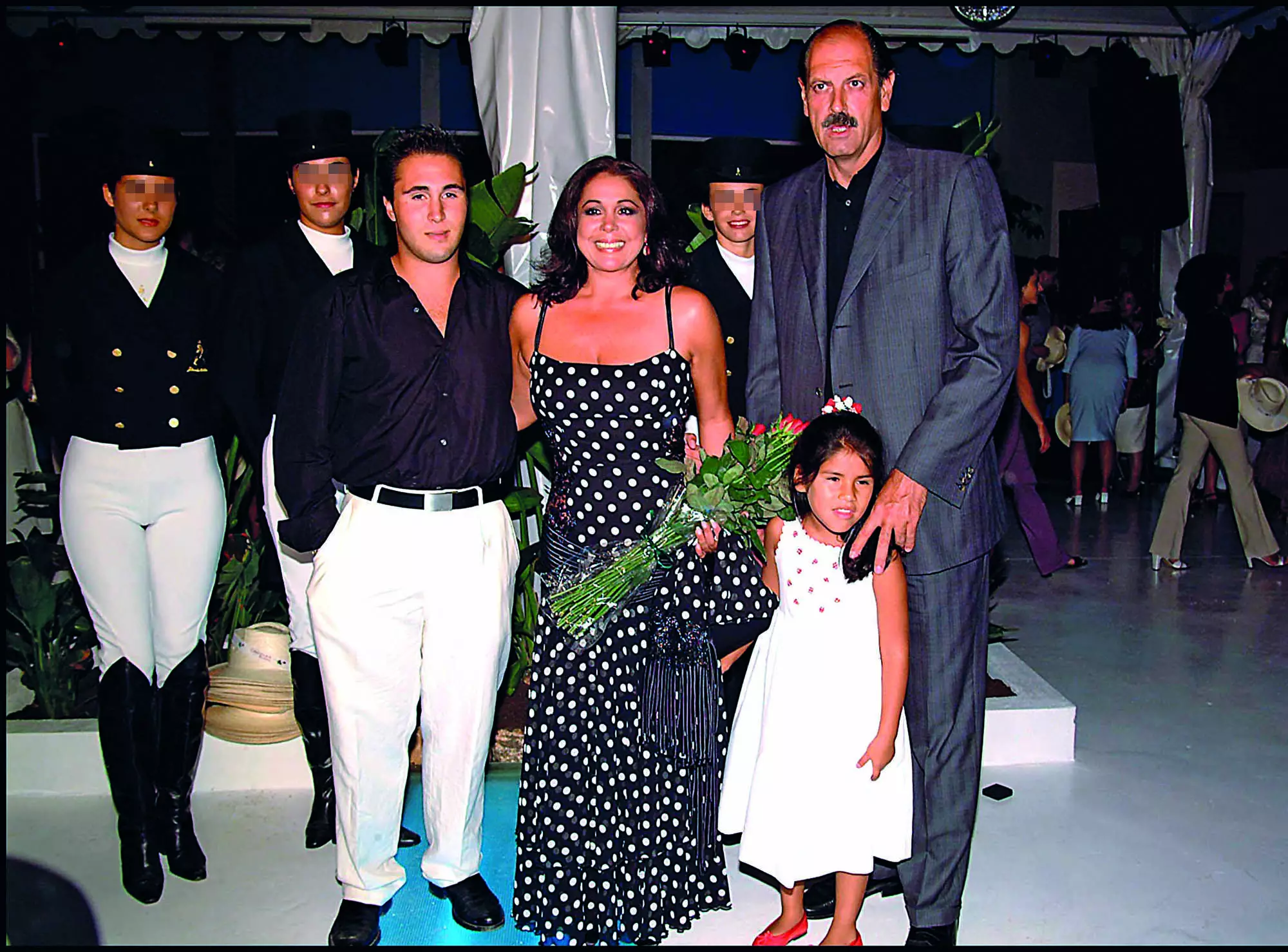 isabel pantoja ma lana fanau, kiko rivera ma isa, ma diego gomez i le tatalaina o le cantora kopas i marbella i le 2002