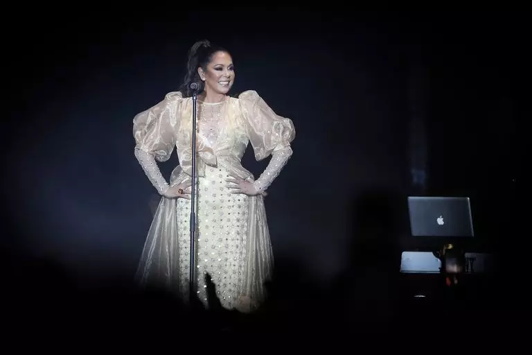 Isabel Pantoja torna sul palco senza la madre