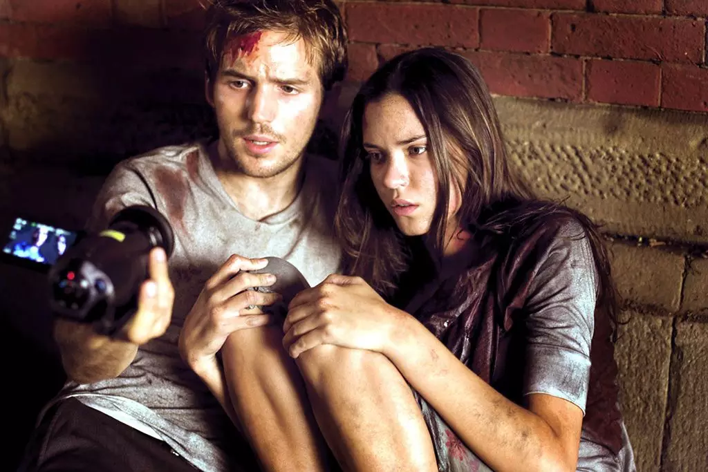 michael stahl david et odette annable dans 'monstrueux'