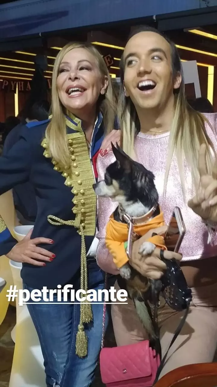 Ana Obregón en Aless Gibaja yn Petrifying