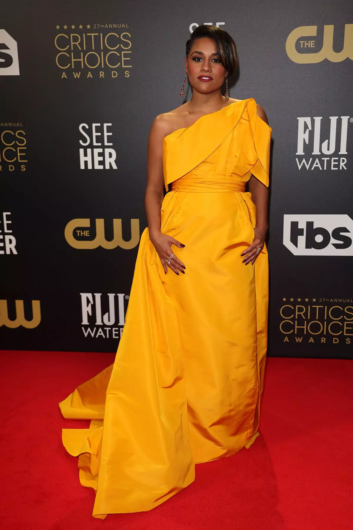 ariana debose på critics choice awards 2022