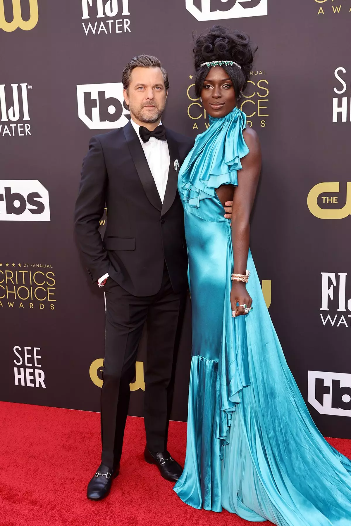 Joshua Jackson ak Jodie Turner Smith nan 2022 Critics Choice Awards