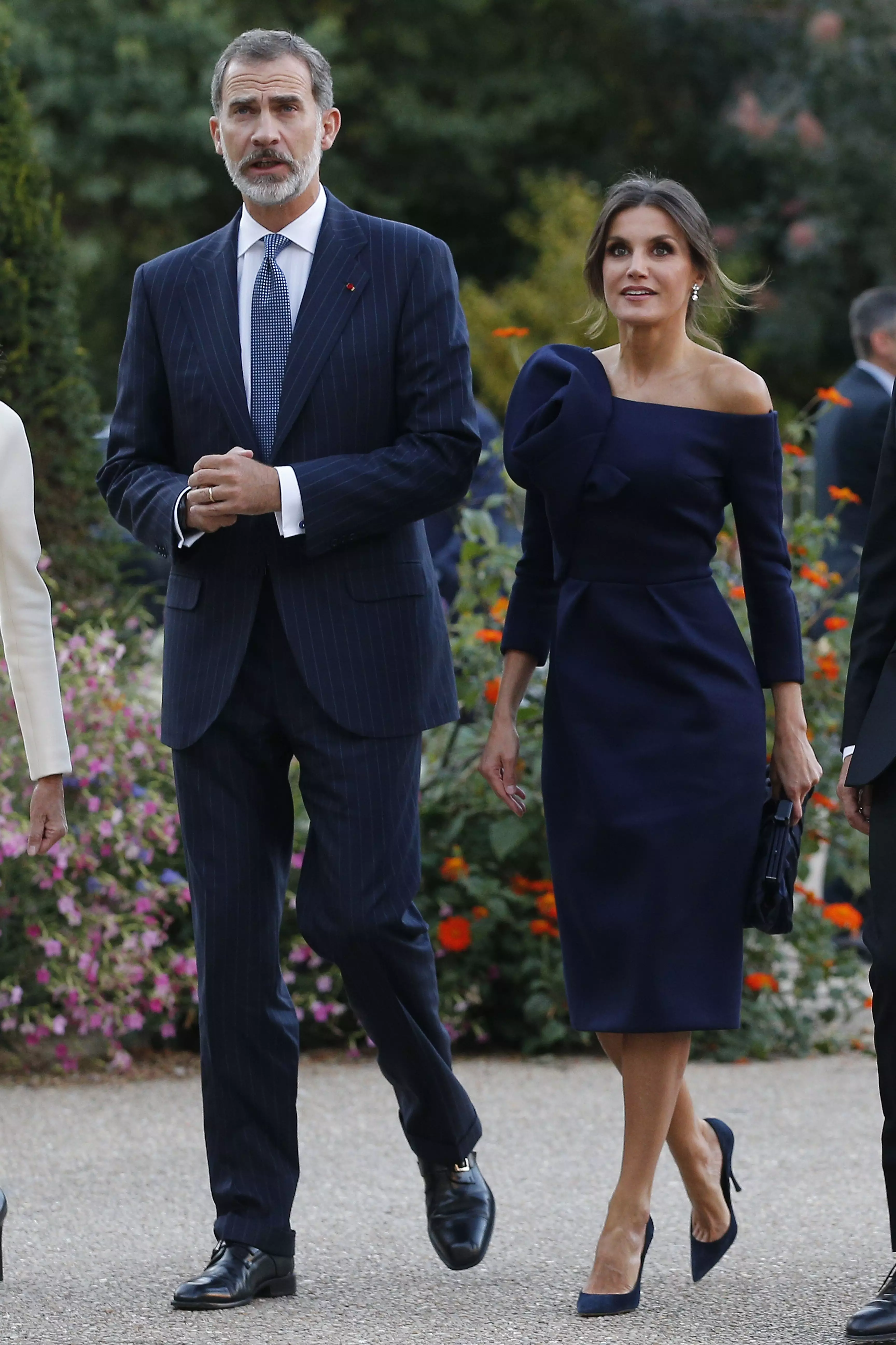 Ratu Letizia dina pakéan biru wengi ku DelPozo