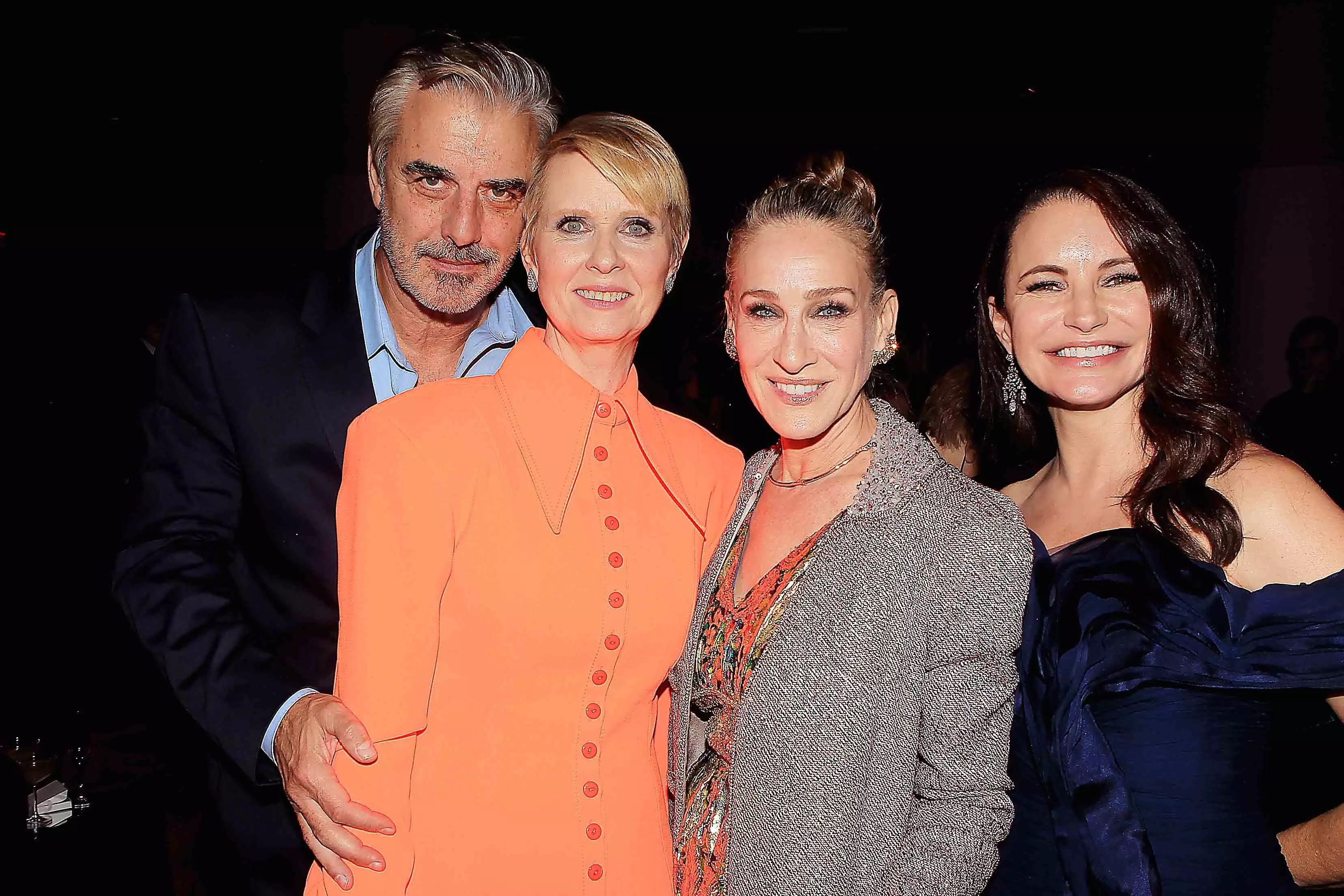 'Thiab ib yam li ntawd' Lub Ntsiab Cai ntawm HBO Premiere Day Max Chris Noth, Cynthia Nixon, Sarah Jessica Parker thiab Kristin Davis