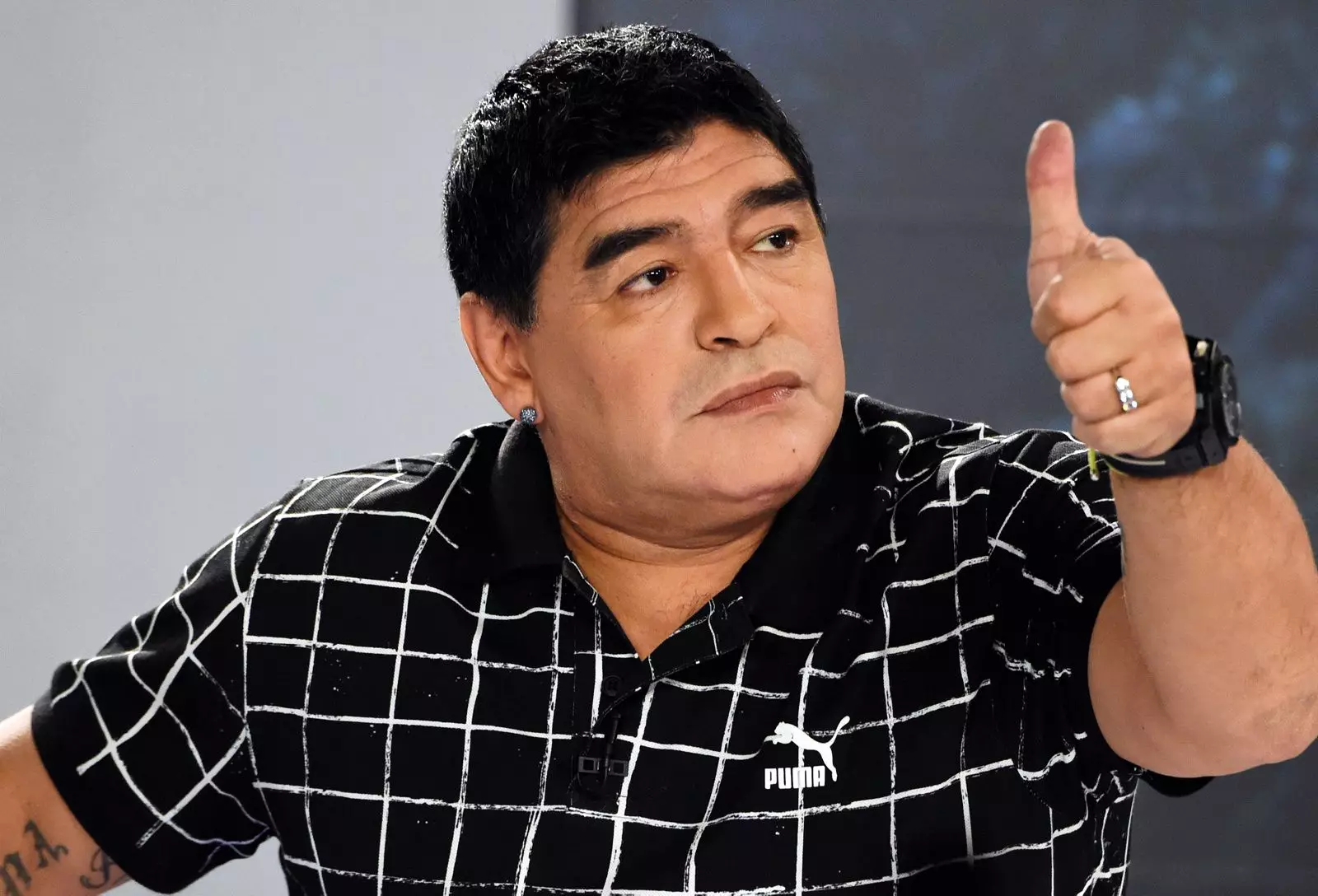 Maradona không thừa kế các con gái của mình