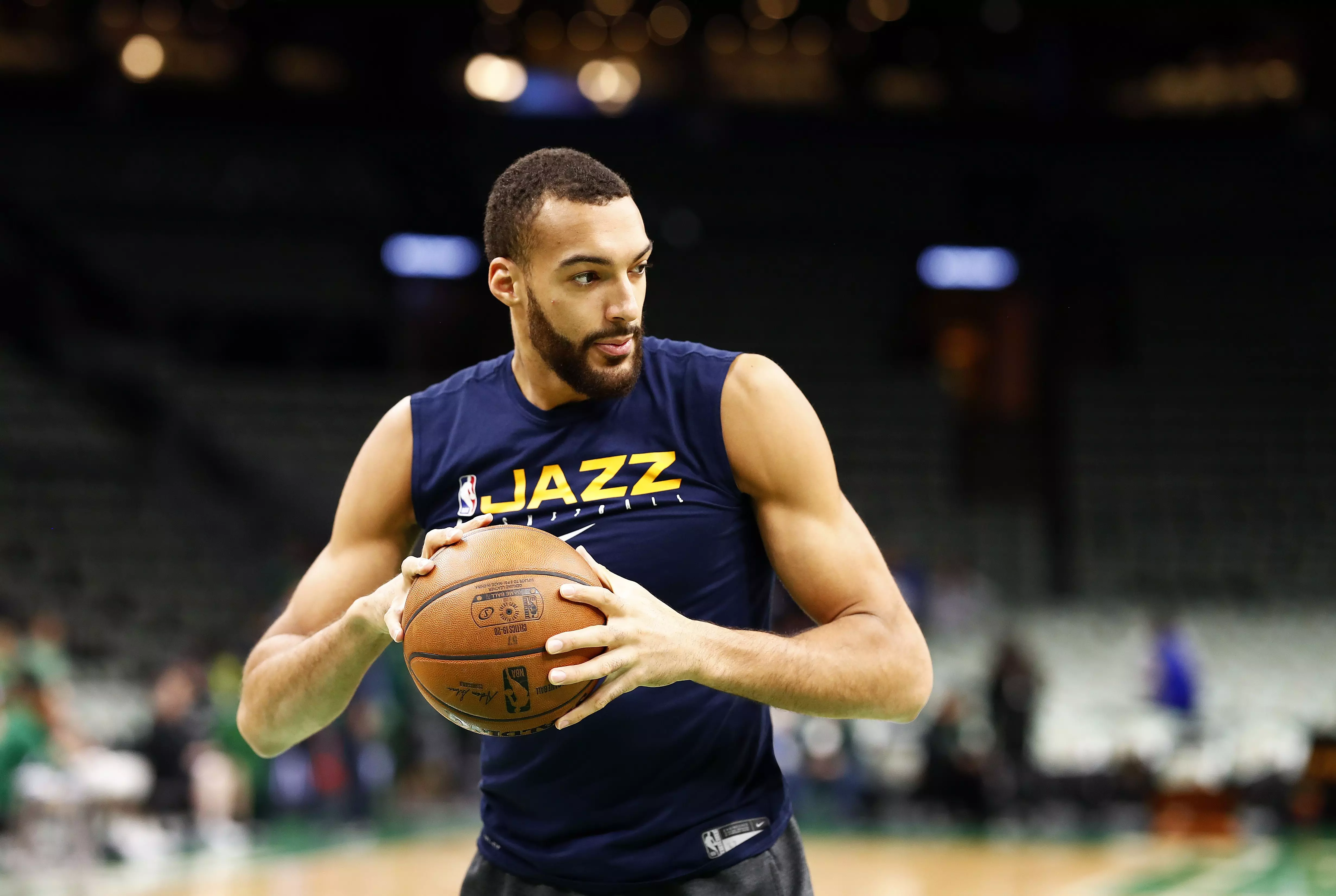 Mae Rudy Gobert yn profi'n bositif am coronafirws