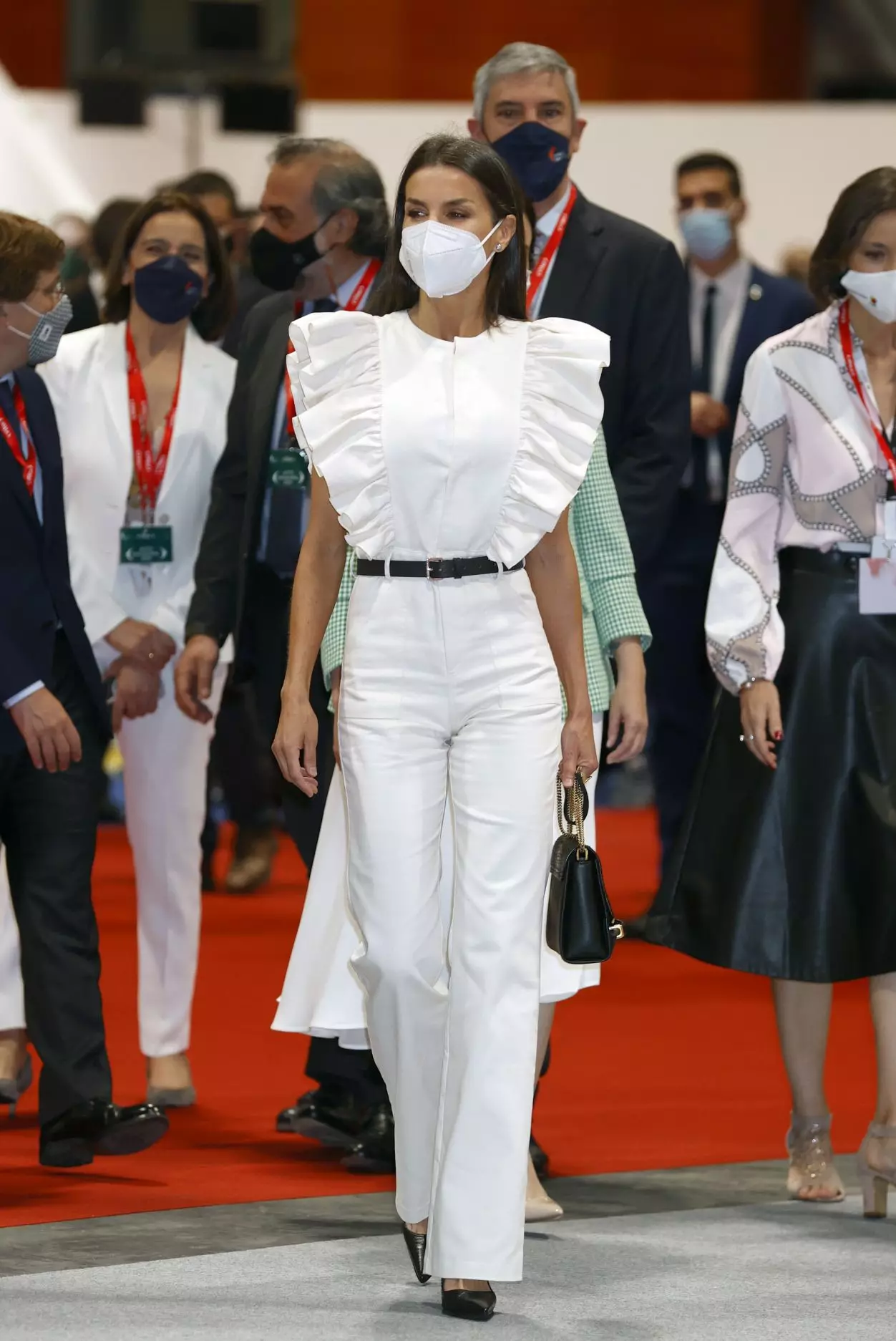 letizia fitur white look