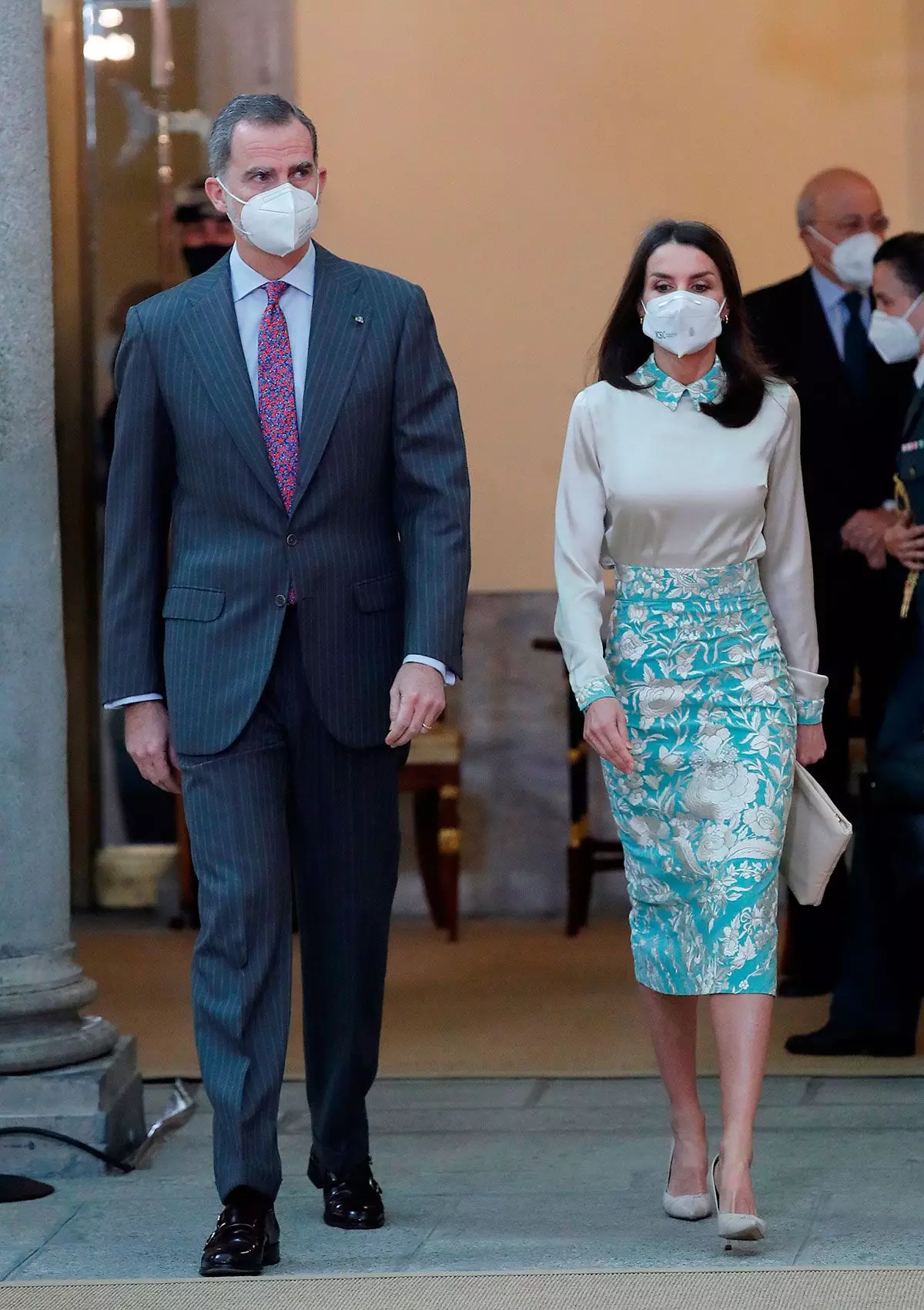 letizia recovers her manila shawl skirt, created by juan duyos