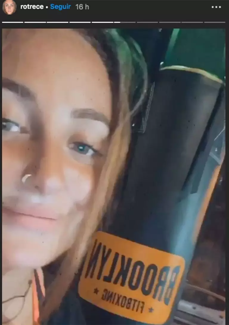 rocio flores jippoża bil-punching bag