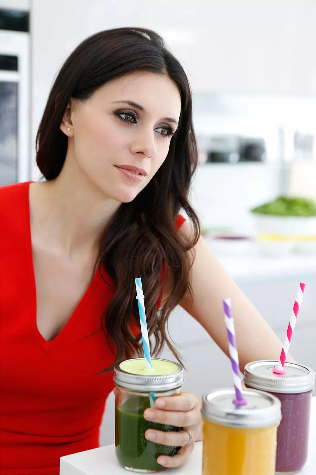 Mouth, Drinking straw, Drink, Eyelash, Non-alcoholic beverage, Model, Long hair, Brown hair, Party supply, Makeover,