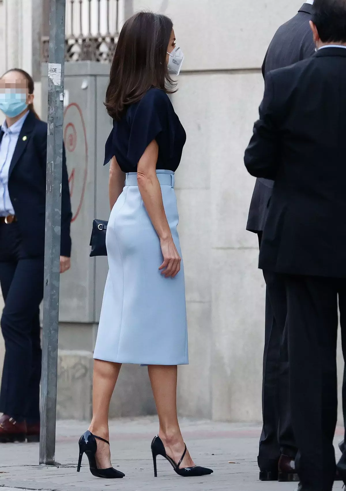 Letizia montre son grand corps avec son look le plus estival