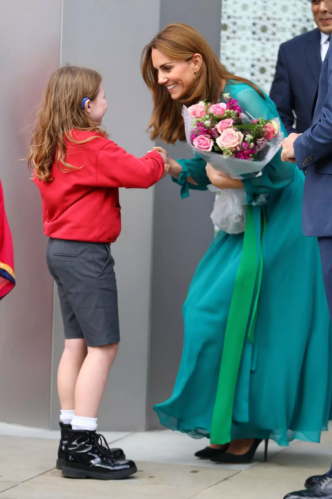 Duchess ya Cambridge yambaye umwenda w'icyatsi