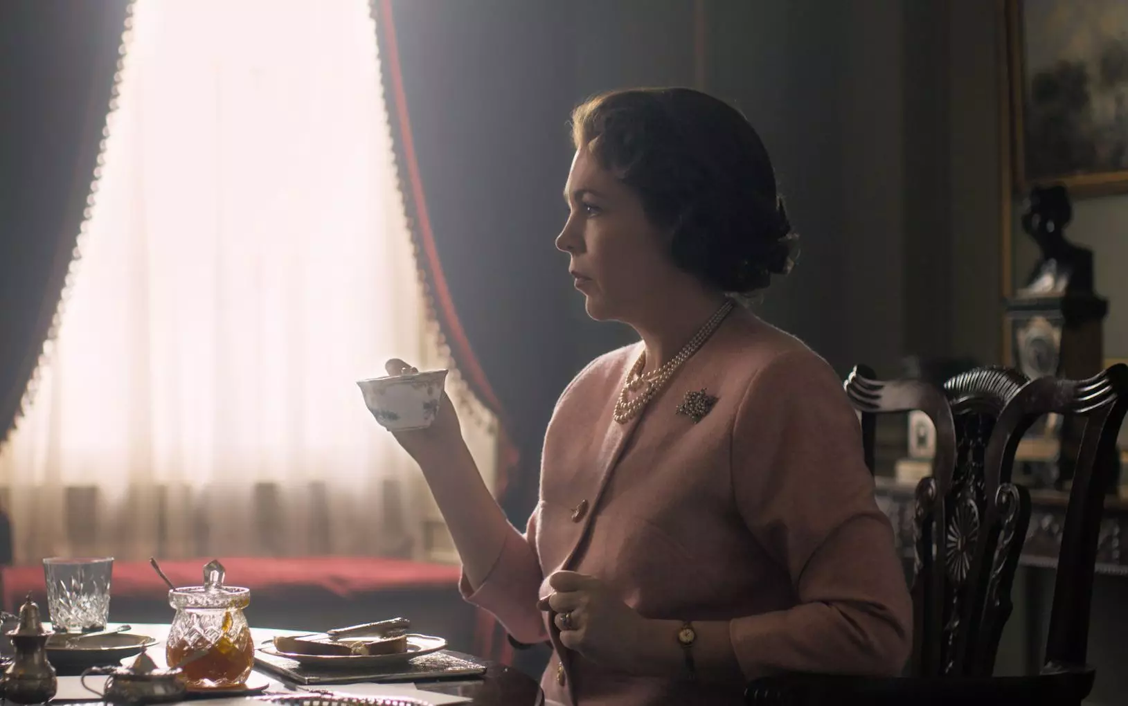 Olivia Colman-The Crown