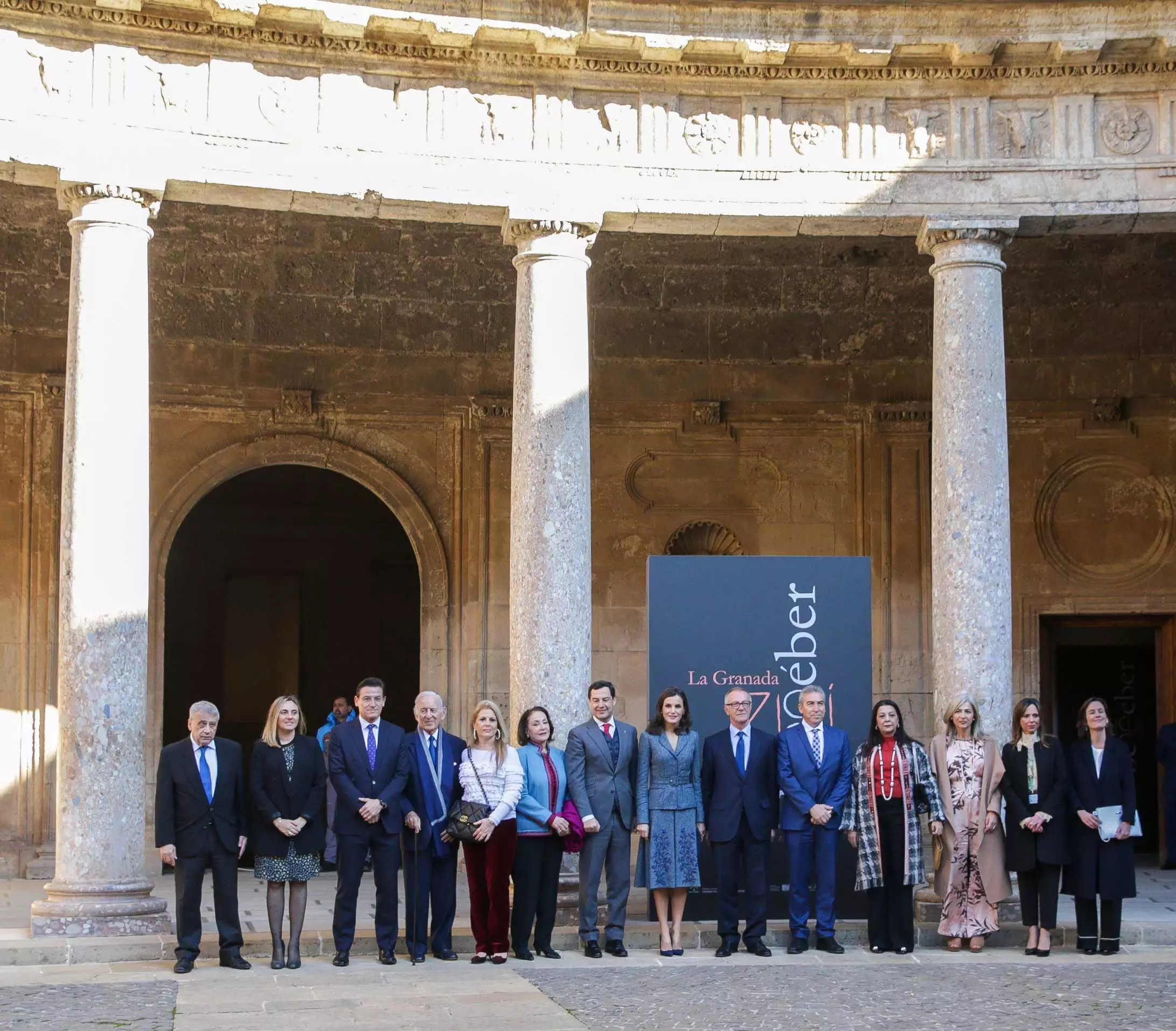 Η βασίλισσα Λετίσια φορά, για πέμπτη φορά, κοστούμι Felipe Varela 22881_2