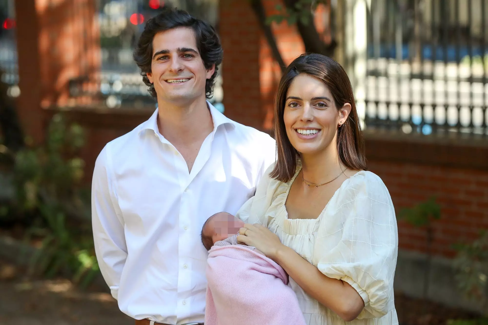 sofia palazuelo and fernando fitz james stuart present rosario, their first daughter