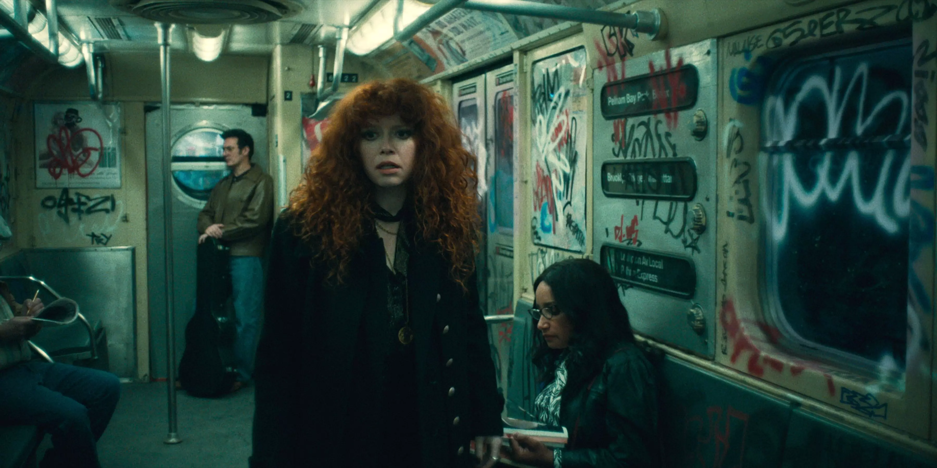 bambola russa natasha lyonne come nadia vulvokov nell'episodio 202 di bambola russa cr per gentile concessione di netflix © 2022