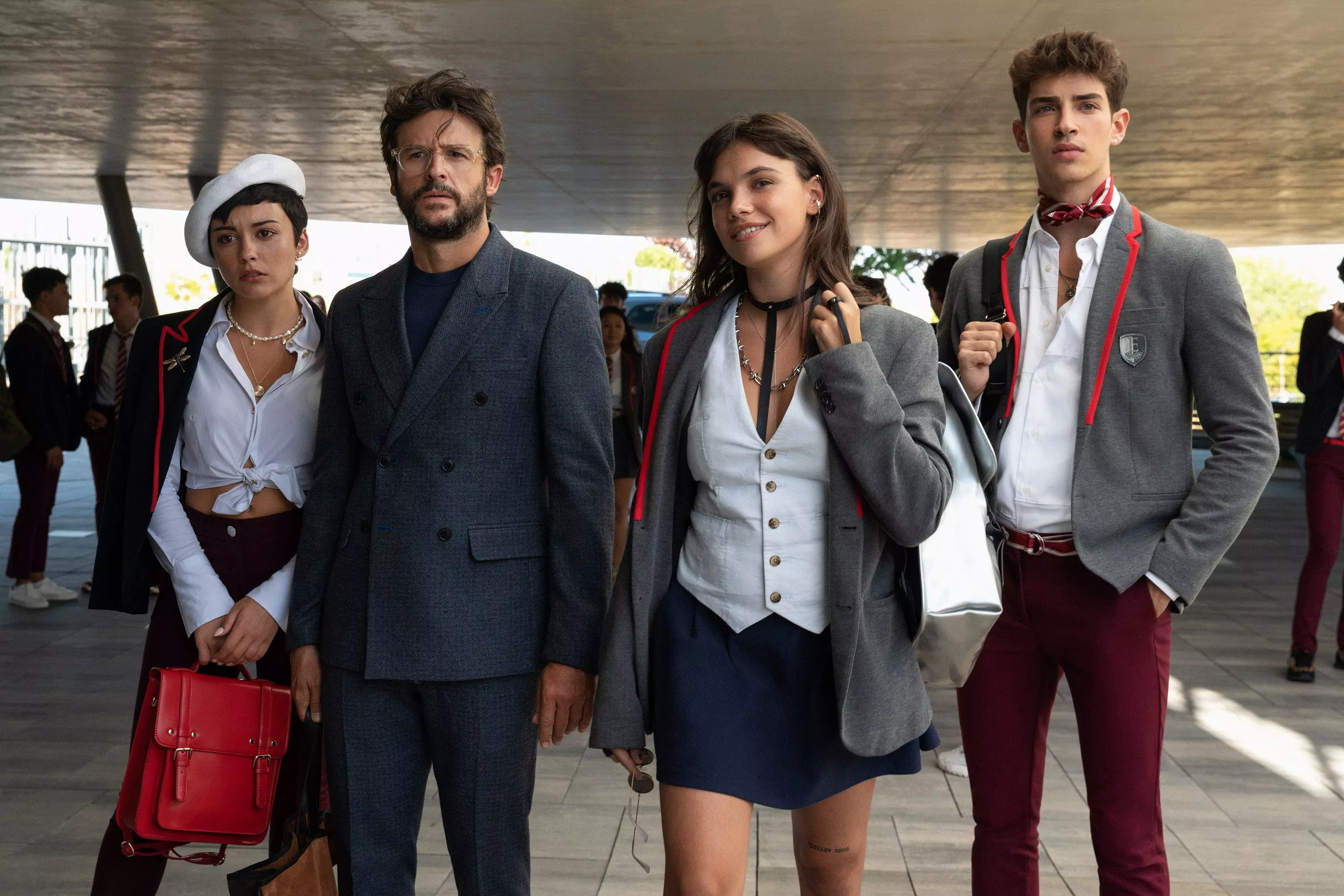 Elite l to r carla dÍAz as ari, diego martin as benjamin, martina cariddi as mencÍA, manu rÍos as patrick in Elite cr nietenetflix © 2020