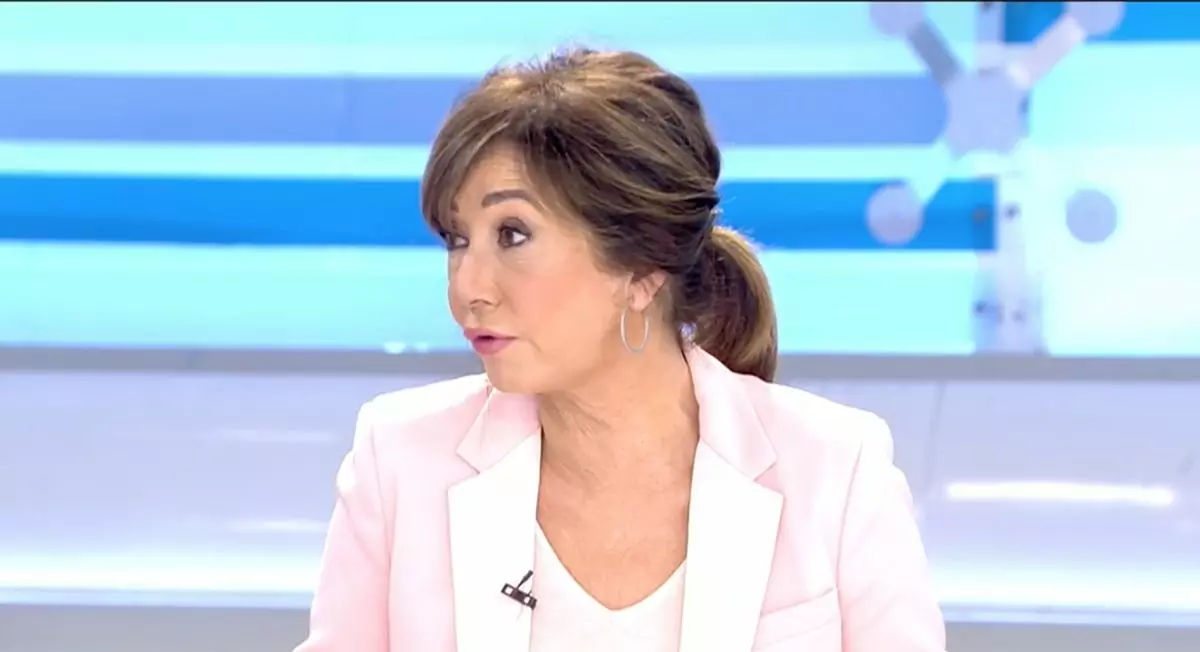 ana rosa quintana surprinde cu părul în coadă