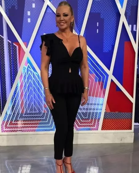 belen esteban o eme a apere mose o motšo holim'a poleiti ea tv