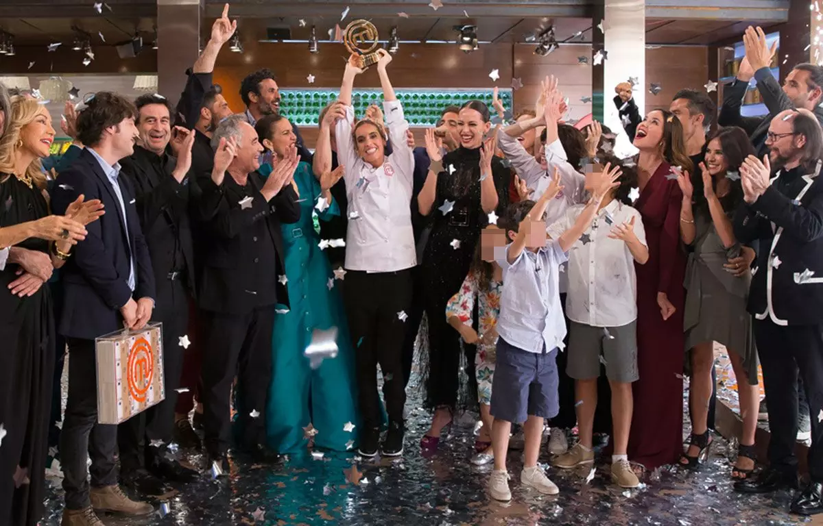 La campionessa olimpica di nuoto sincronizzato vince la terza edizione della gara e Paz Vega, sua rivale in finale, ha un messaggio per lei.