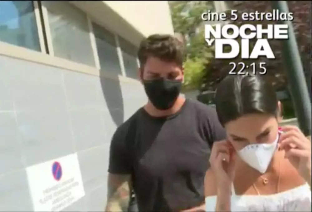 Diego Matamoros dan Carla Barber melawat Kiko Matamoros di hospital