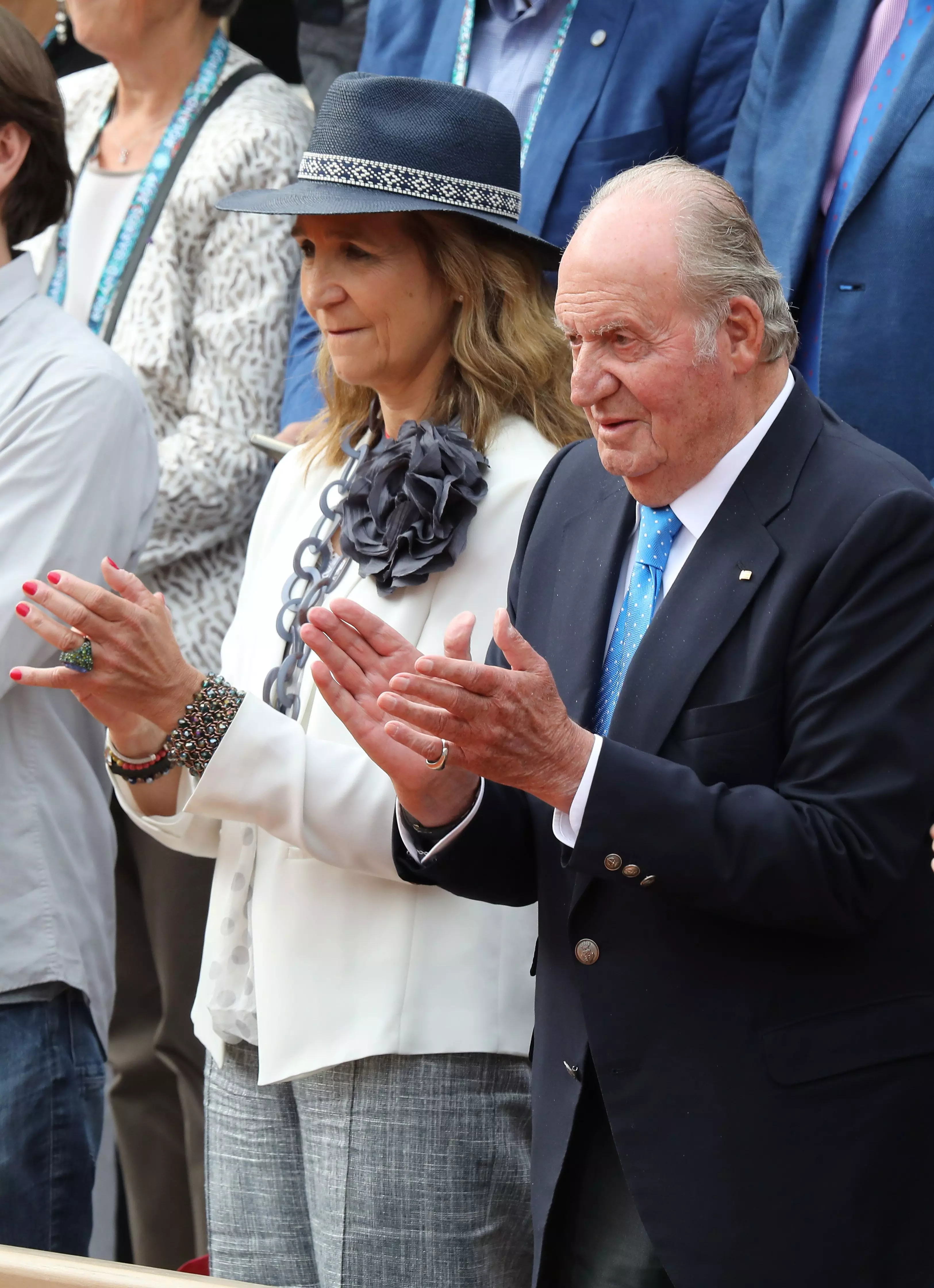 Infanta Elena thiab King Juan Carlos thaum lub sijhawm Roland Garros 2019 kawg.