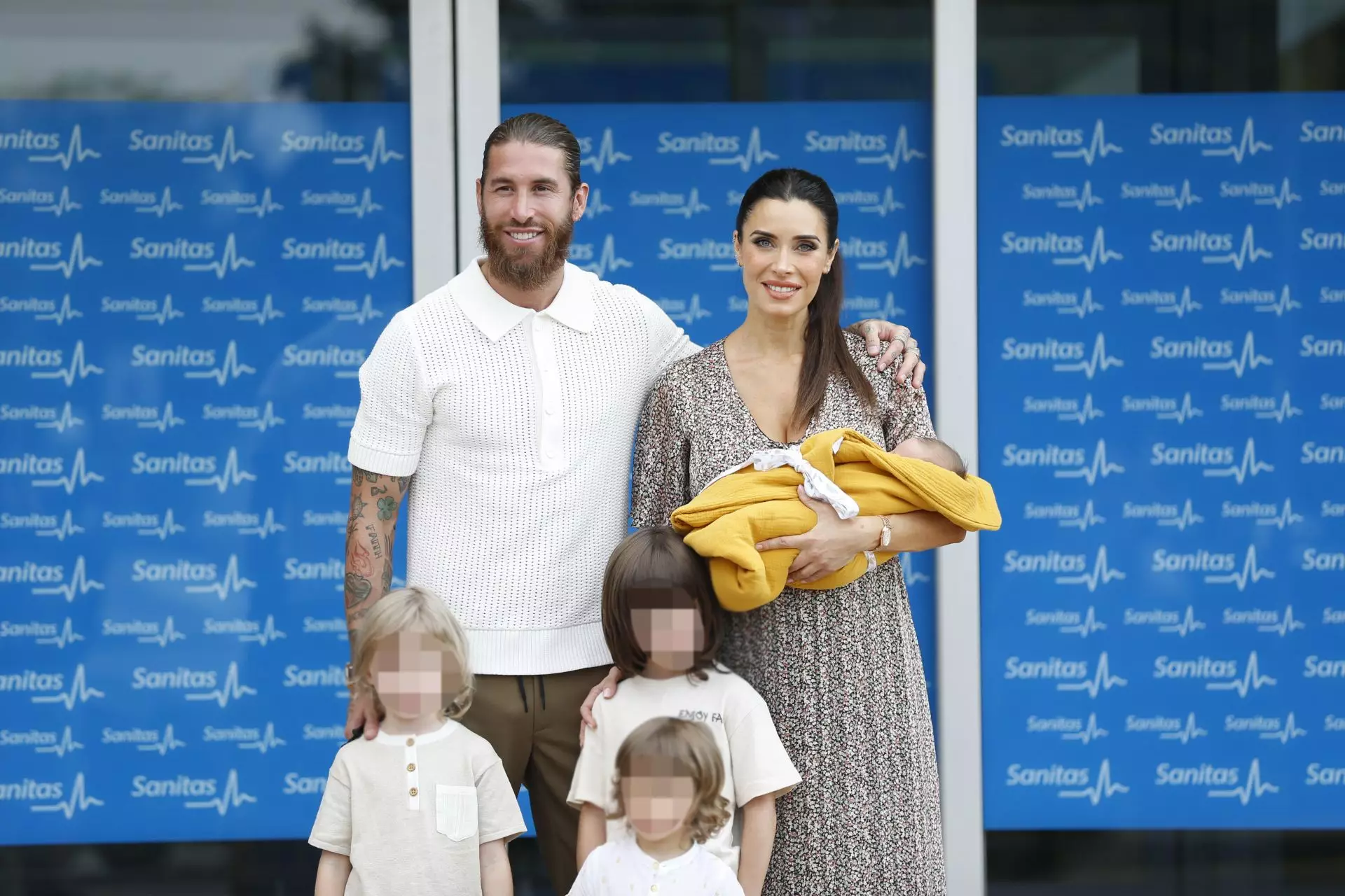 Pilar Rubio dan Sergio Rmos mempersembahkan anak kecil mereka