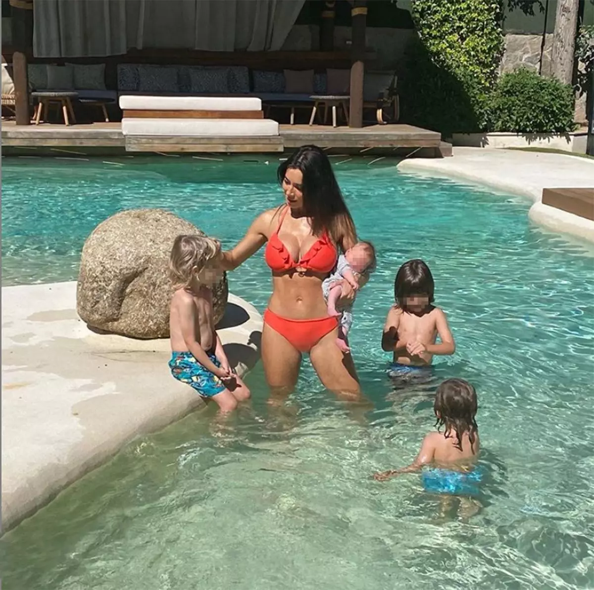 Pilar Rubio saam met haar kinders