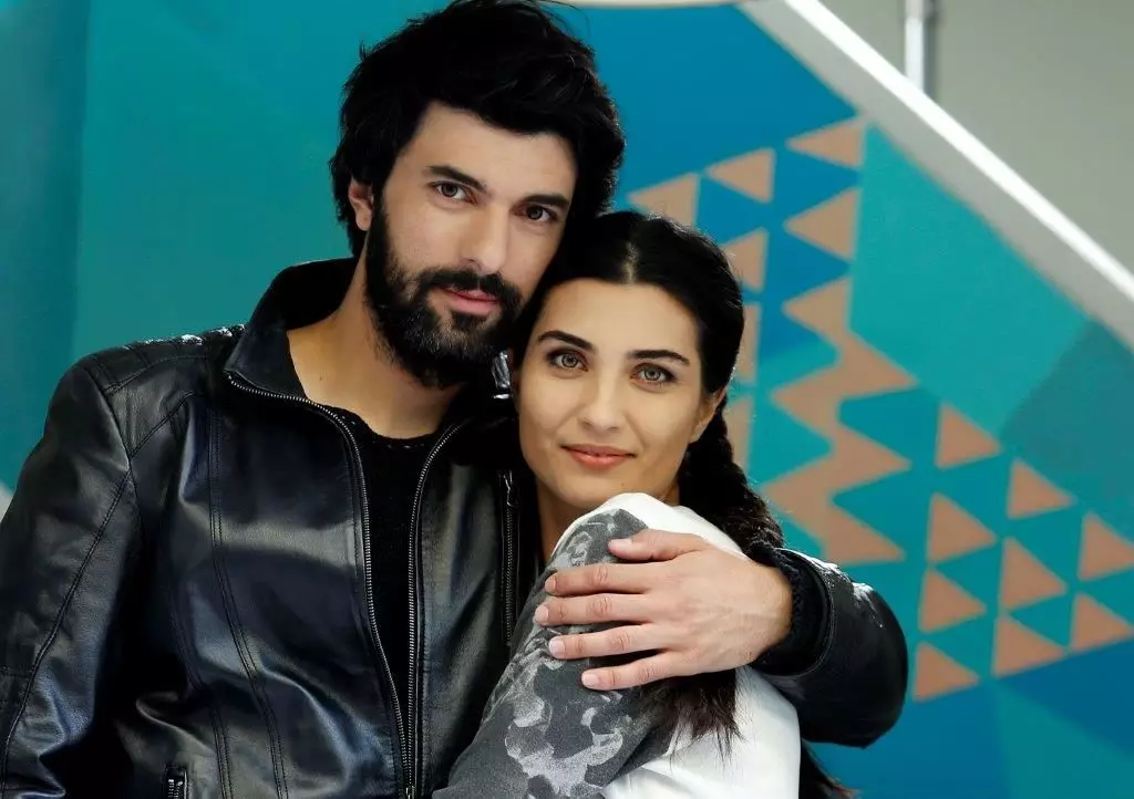 Bootleg Love Tuba Büyüküstün and Engin Akyürek