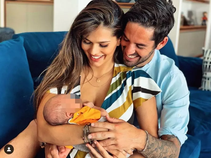 Sara Sálamo và Isco Alarcón trên instagram