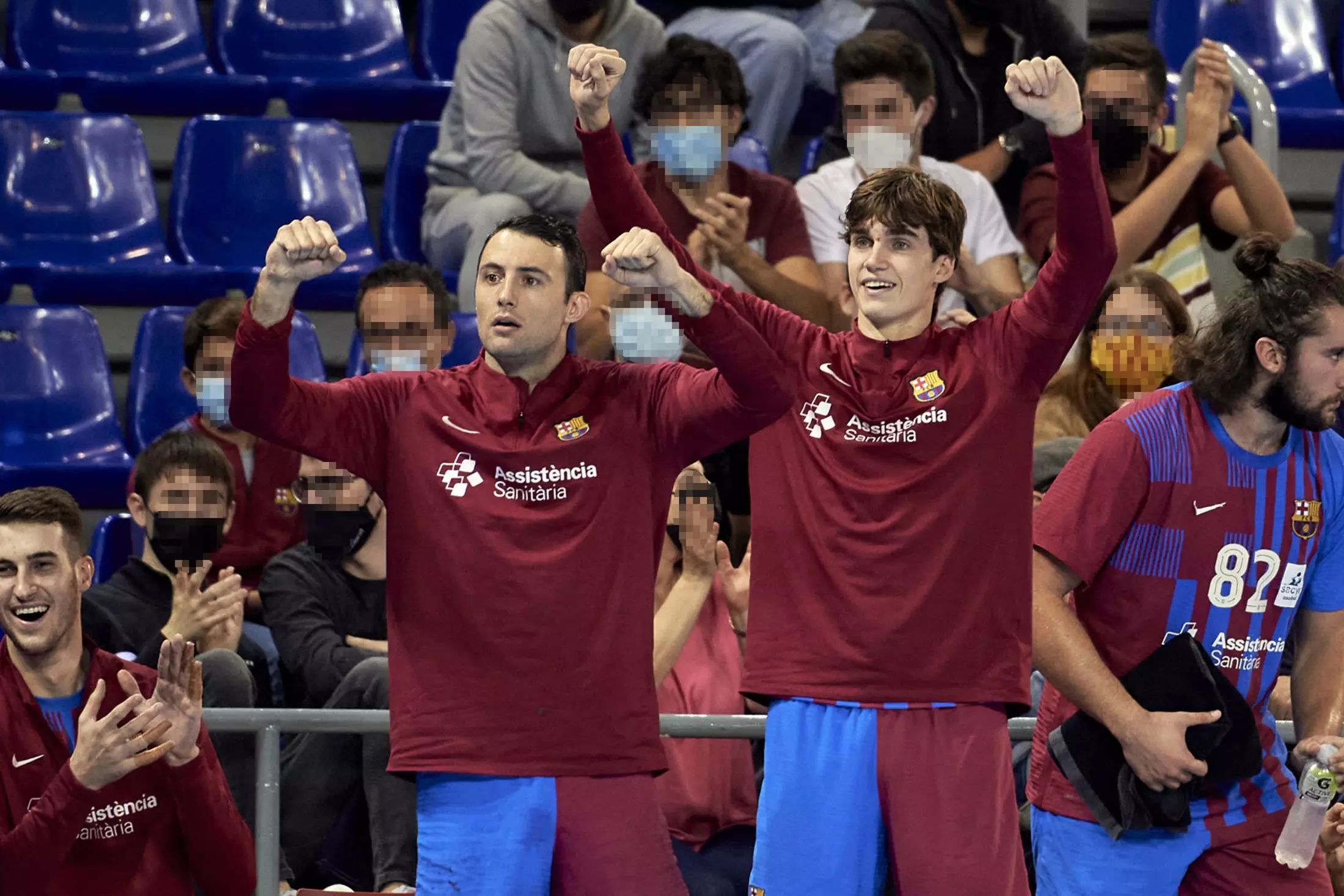 pablo urdangarin in his debut at barça handball