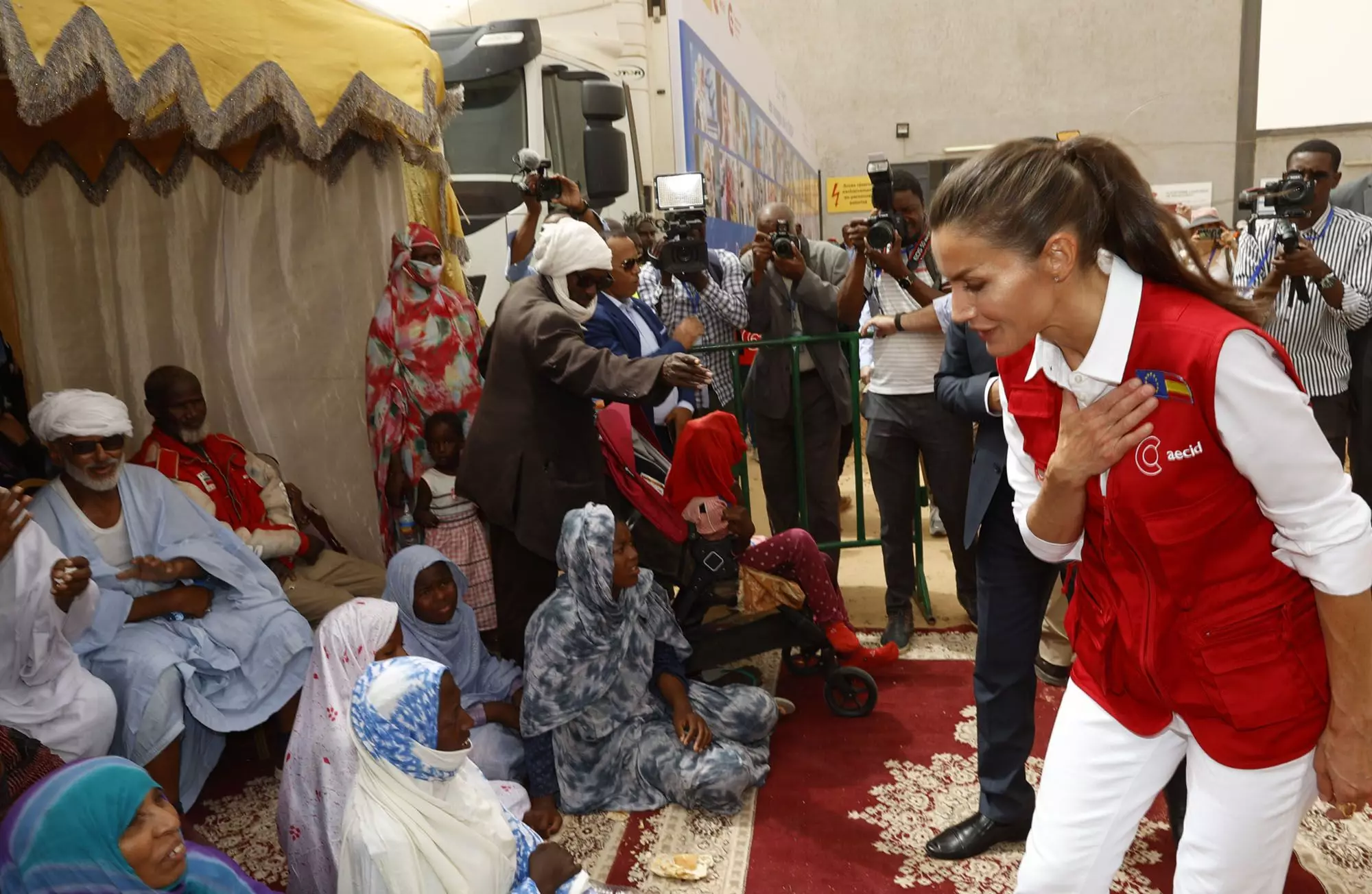 konen til kong felipe vi besøker mauritania på en samarbeidsreise
