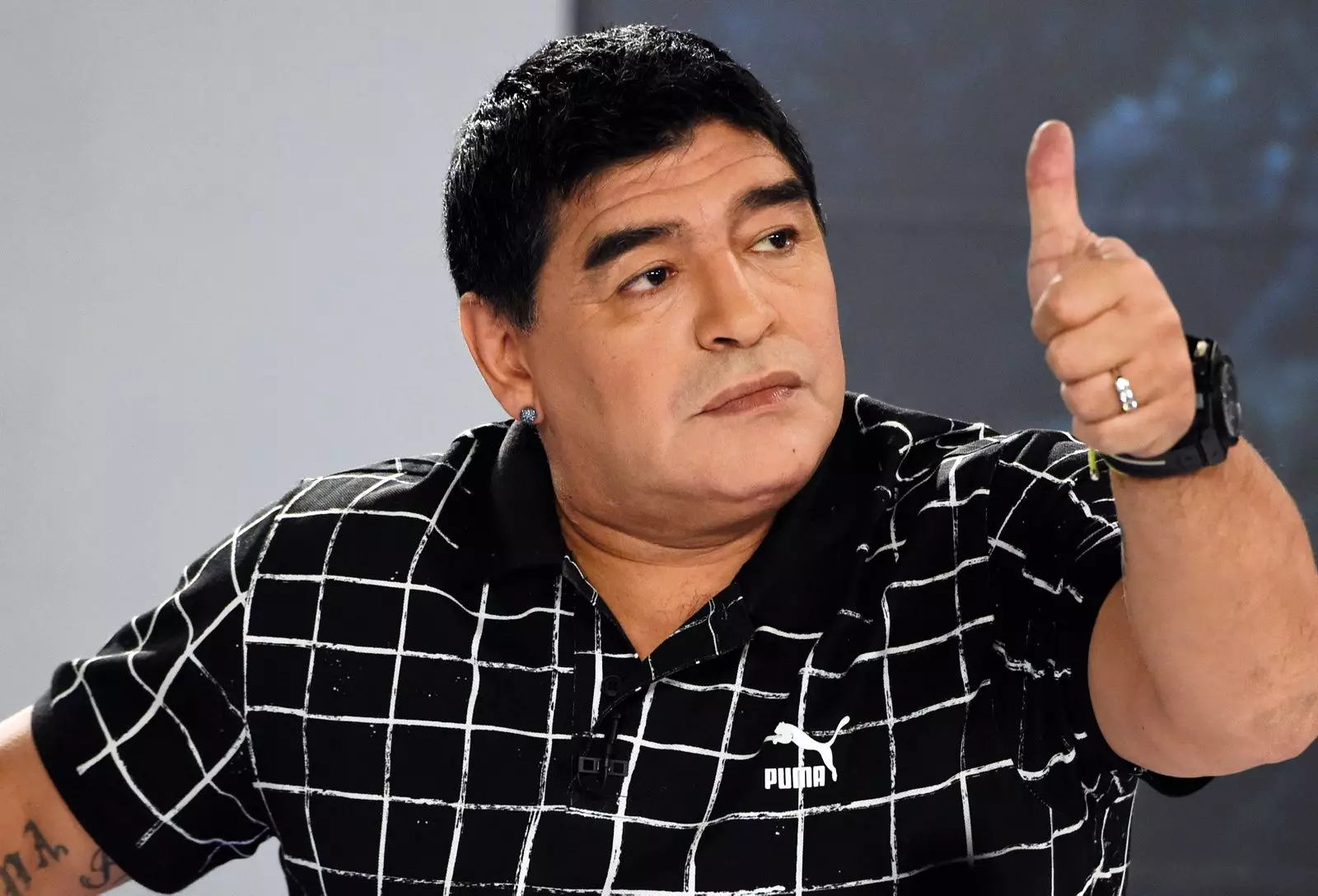 Maradona amachotsa ana ake aakazi