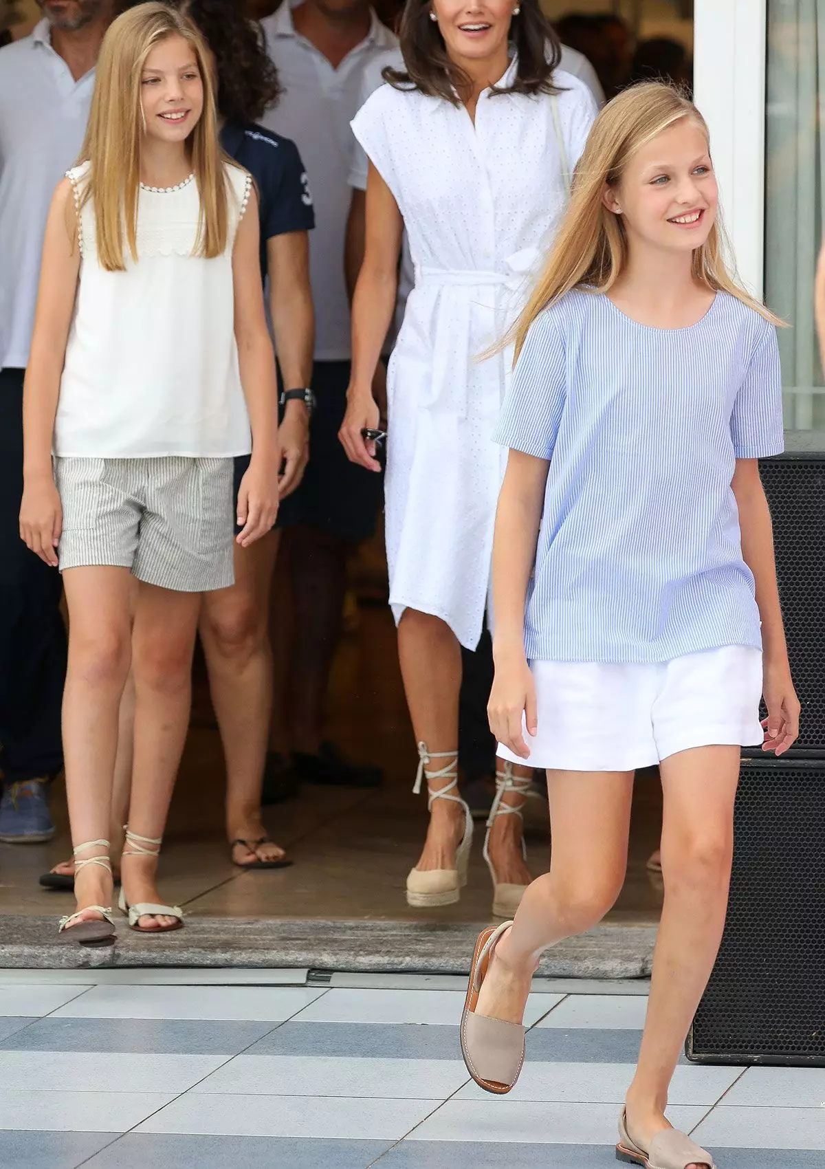 how has the style of the princess of asturias and infanta sofia evolved in the last four years? we find out by analyzing the looks they have worn during their vacations in mallorca