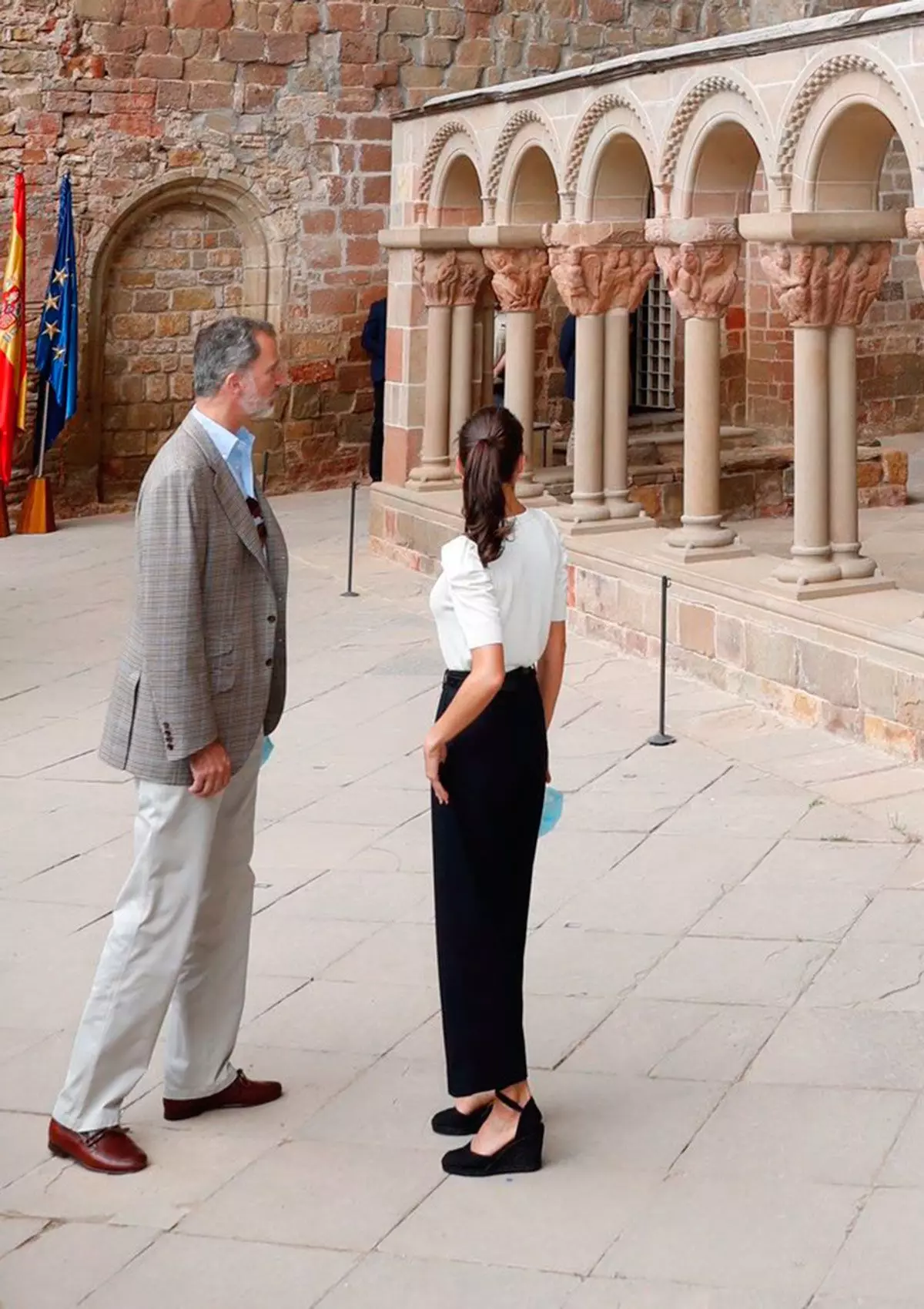 os reis visitam o mosteiro de san juan de la peña em aragão