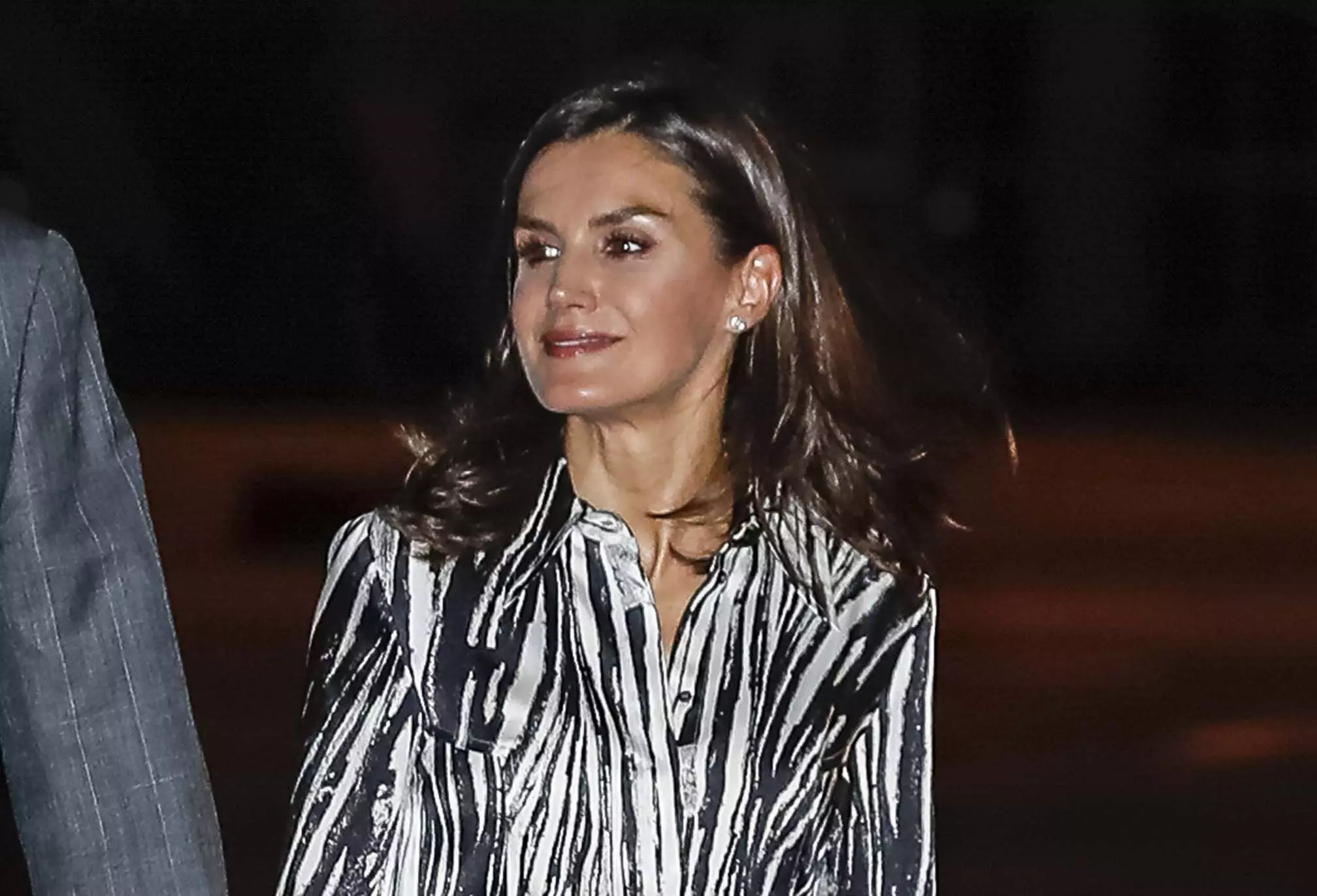 Drottning Letizia har premiär på klänningen vid sin ankomst till Kuba