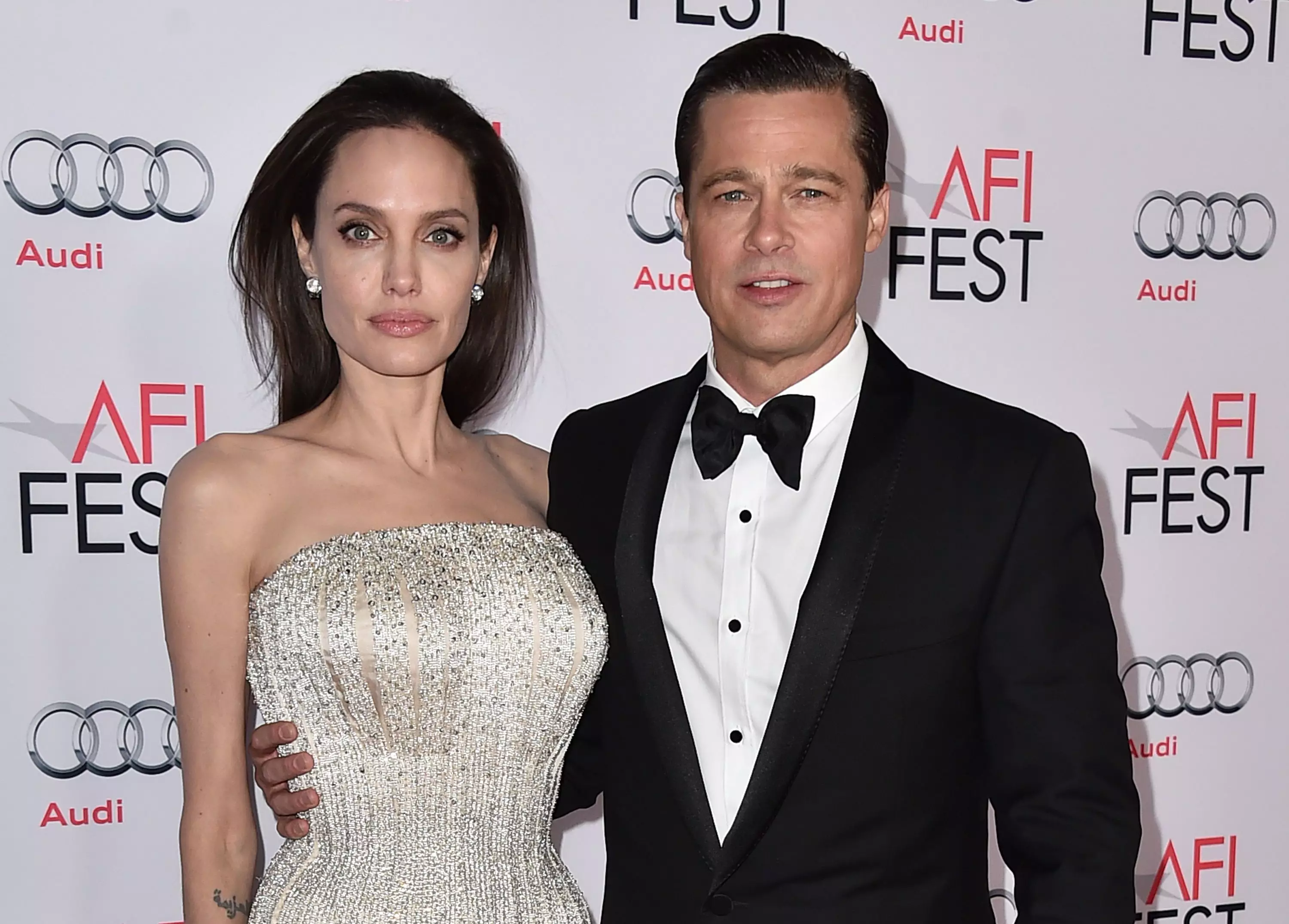 Angelina Jolie dan Brad Pitt Bercerai