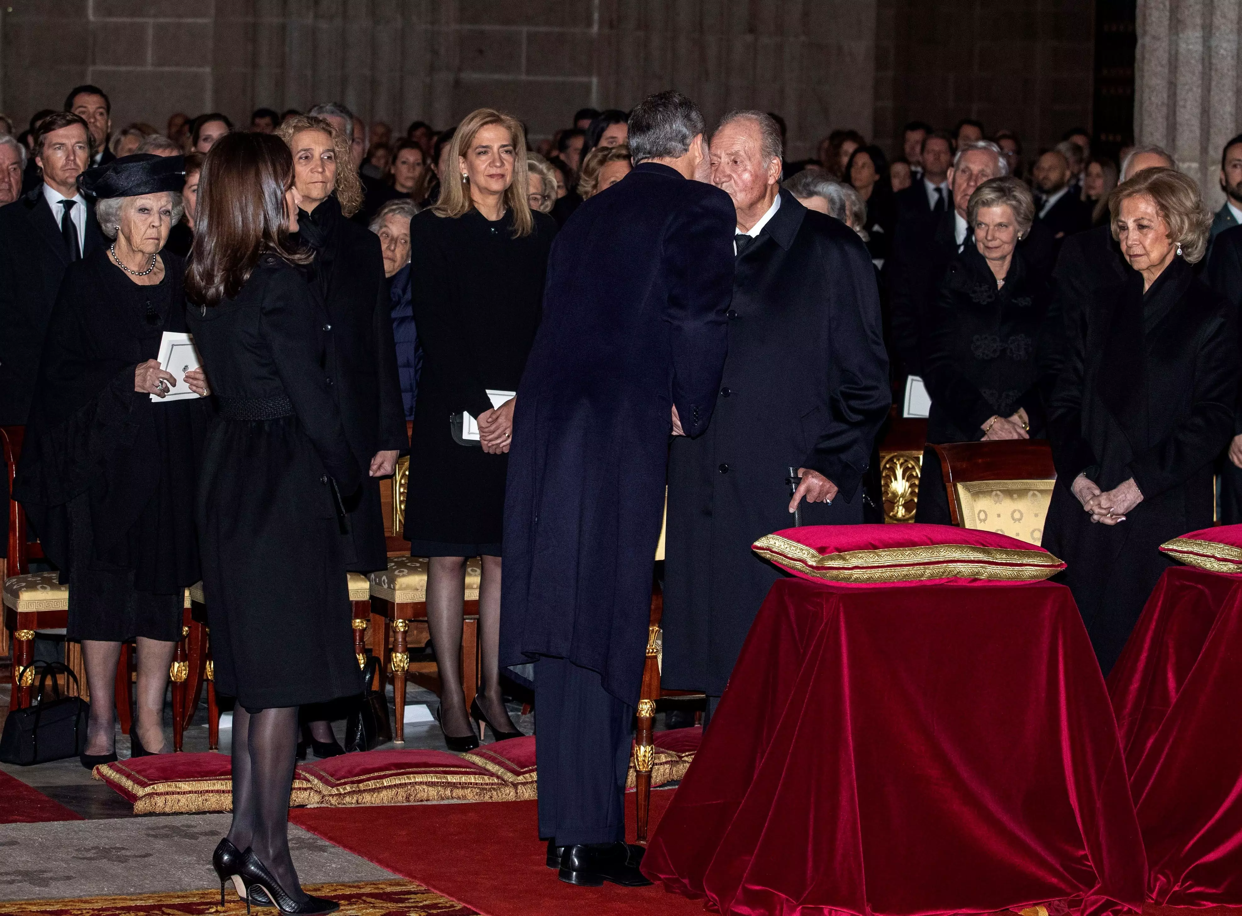 Rei Felipe e Rainha Letizia no funeral da Infanta Pilar