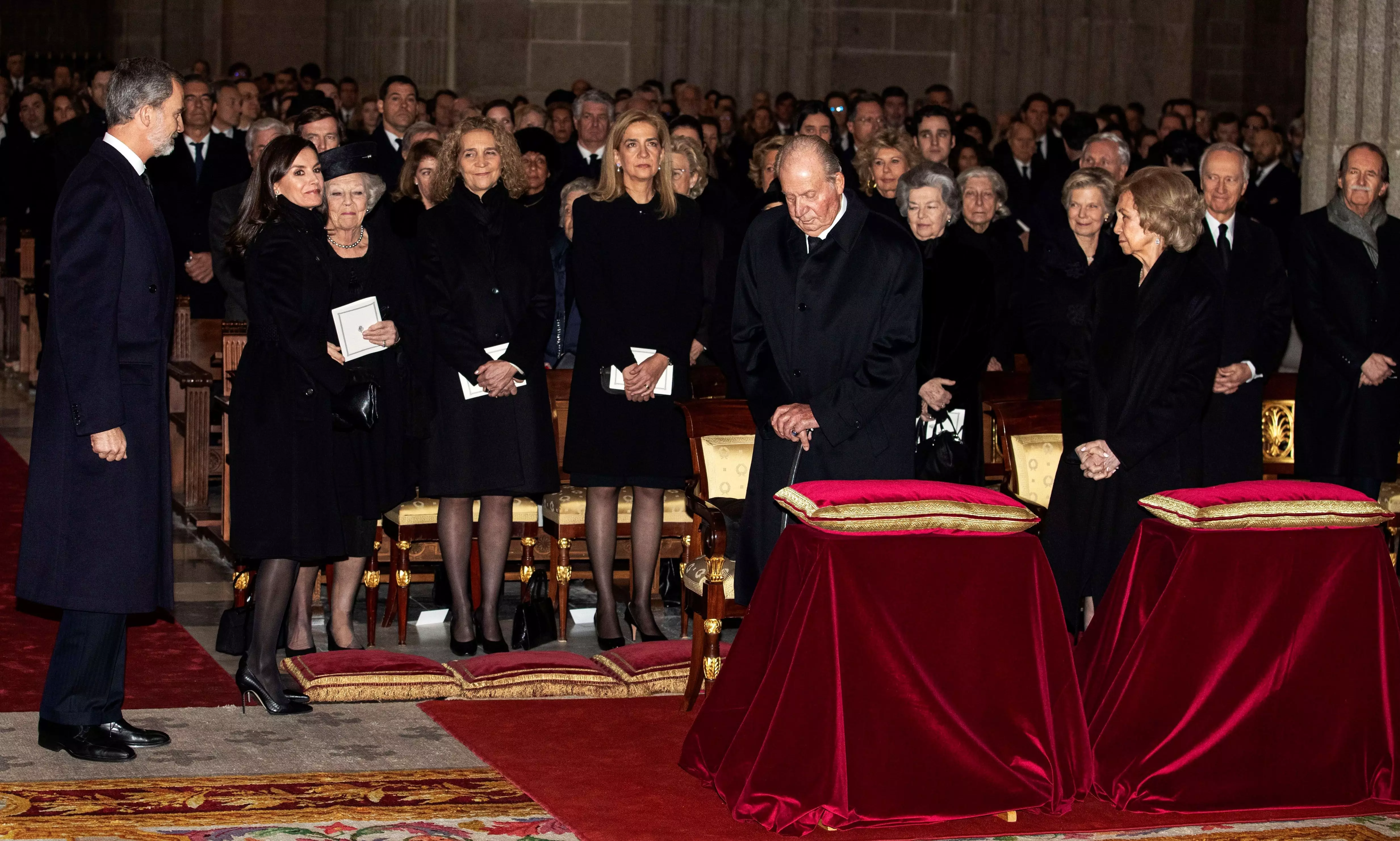 Kralj Felipe in kraljica Letizia na pogrebu infante Pilar