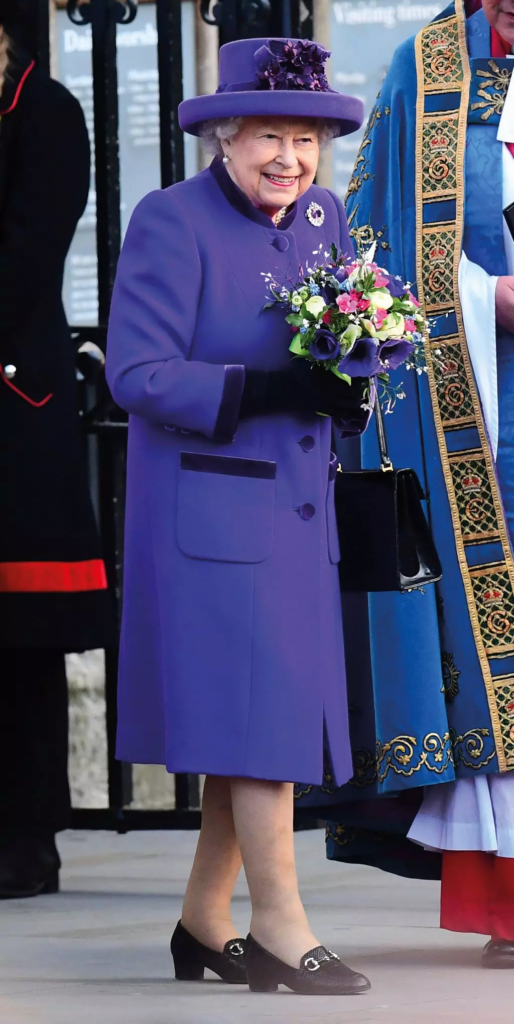 الملكة اليزابيث الثانية ، نحن نعرف ملابسها